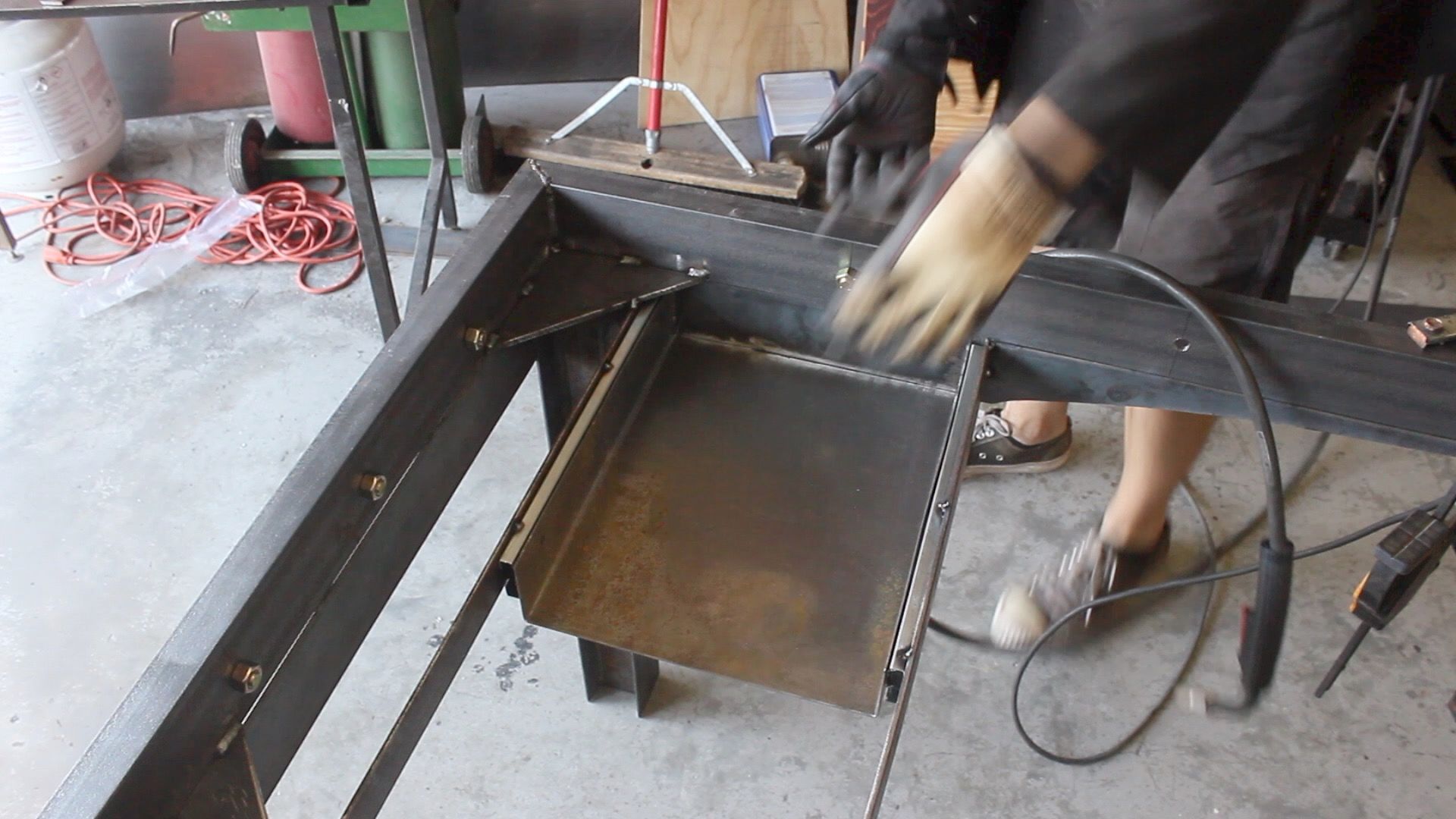 Distressed Industrial Desk : 5 Steps (with Pictures) - Instructables