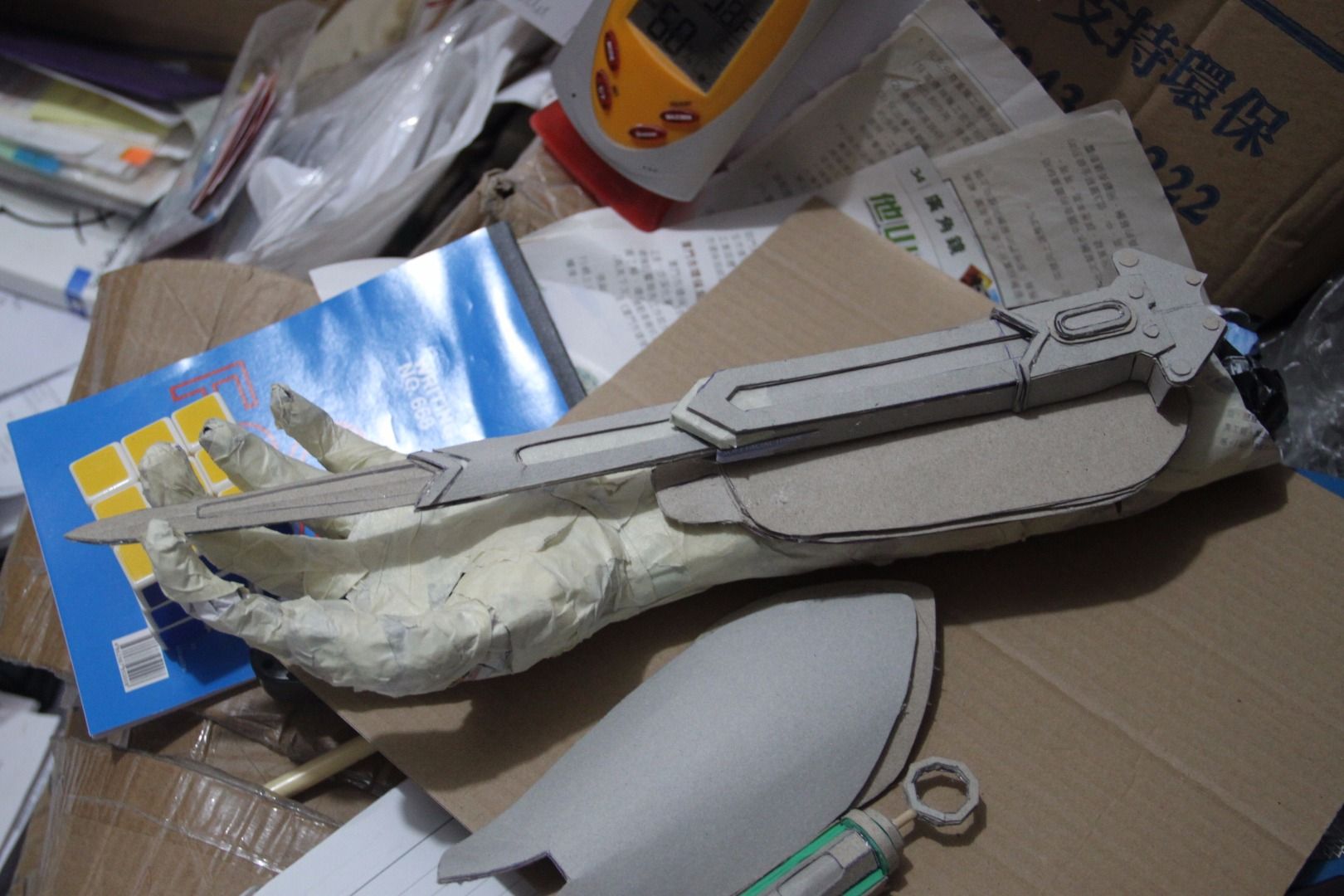 AC:Syndicate Hidden Blade Guantlet Replica!! : 10 Steps (with Pictures ...