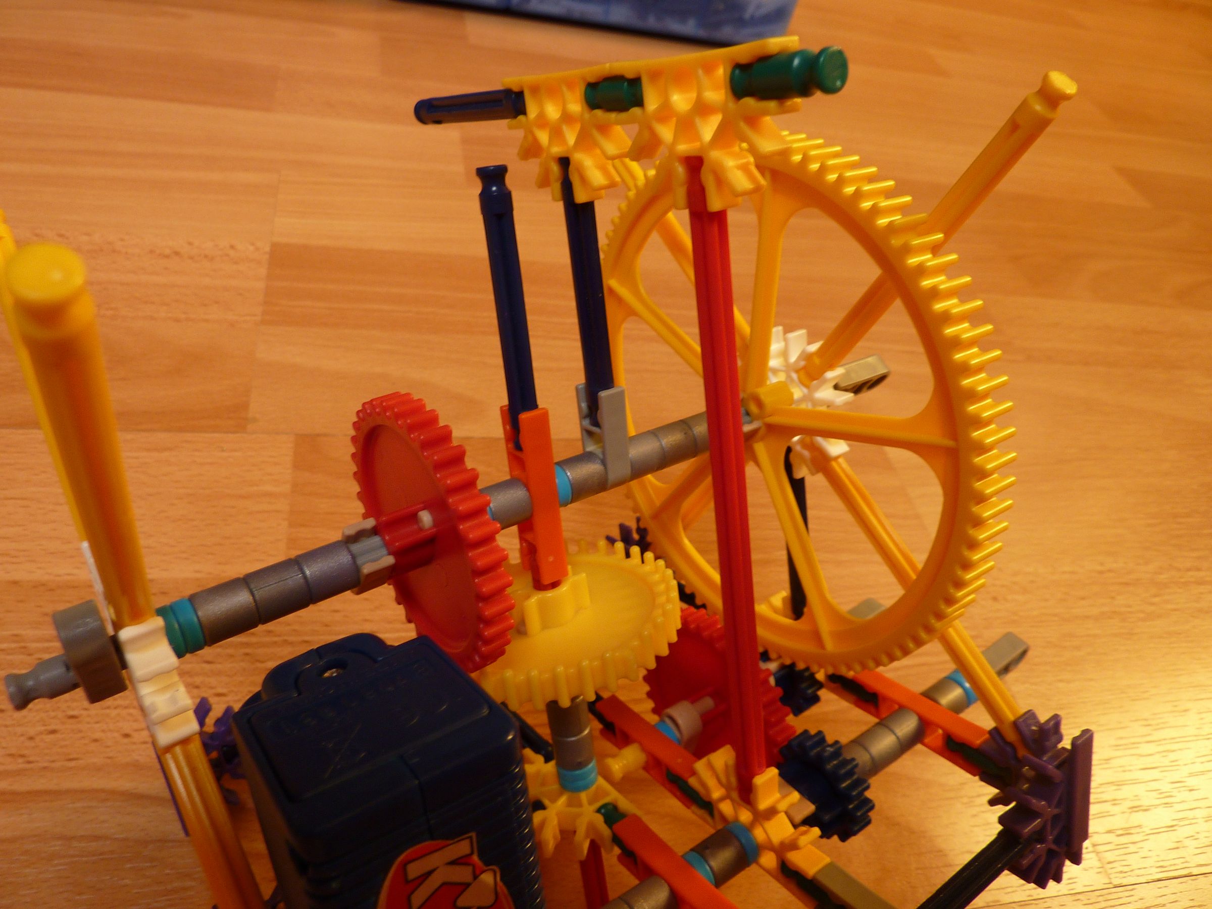 Spinning Freefall Lift, a Knex Ball Machine Lift : 11 Steps - Instructables