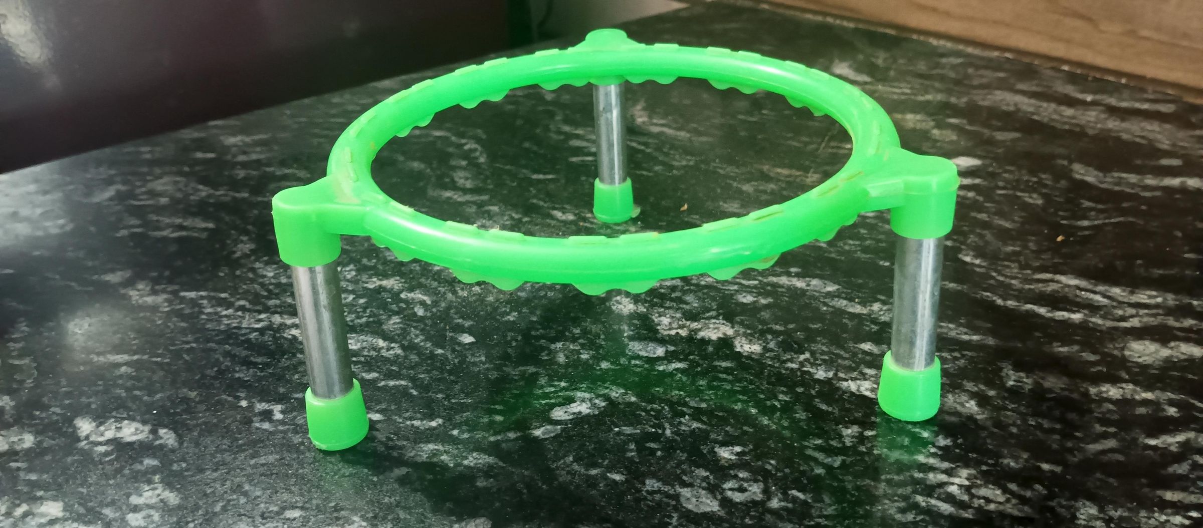 3Leg Stand for Kitchen PITCHER With Recycled Plastic and Aluminium ...