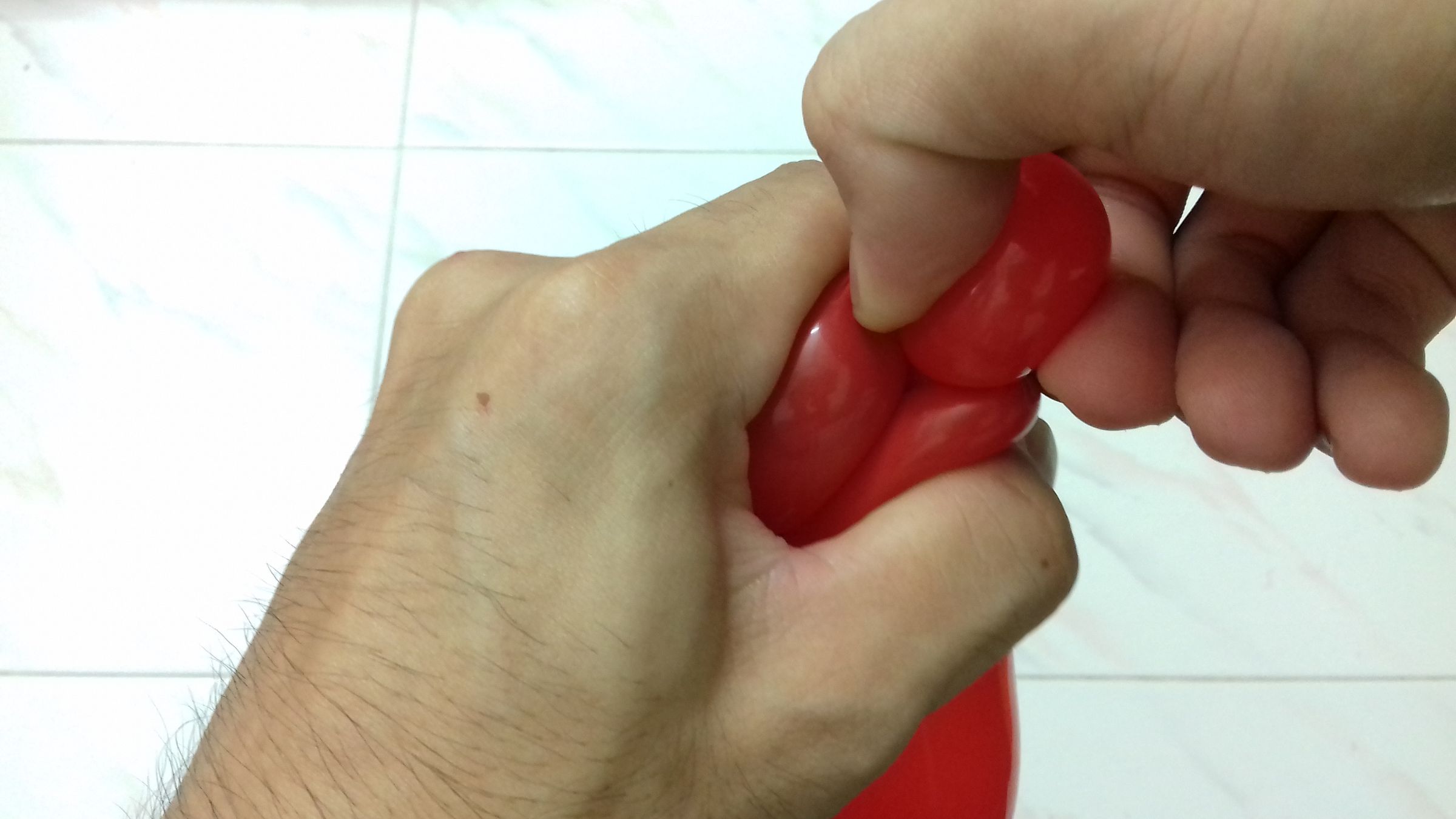 Balloon Twisting- Basic Skills- Types of Twists : 4 Steps - Instructables