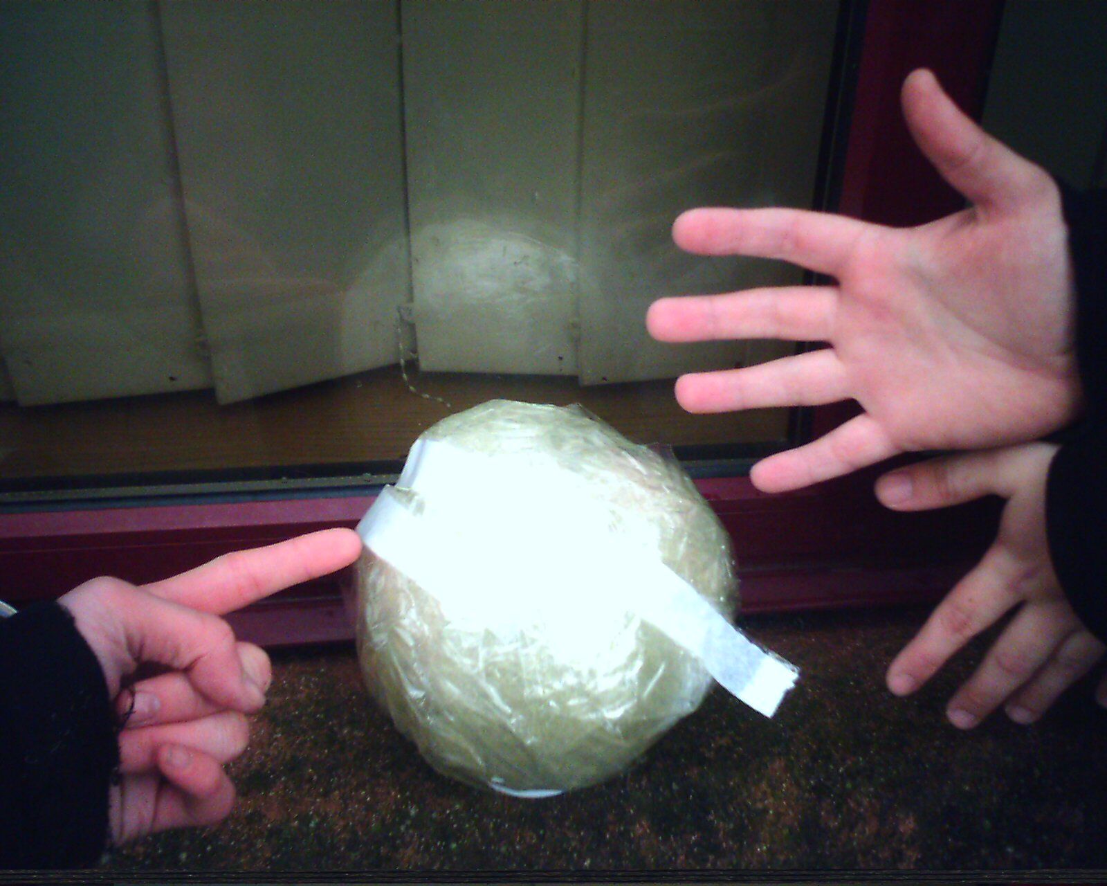 Sellotape or Sticky Tape Ball : 4 Steps - Instructables