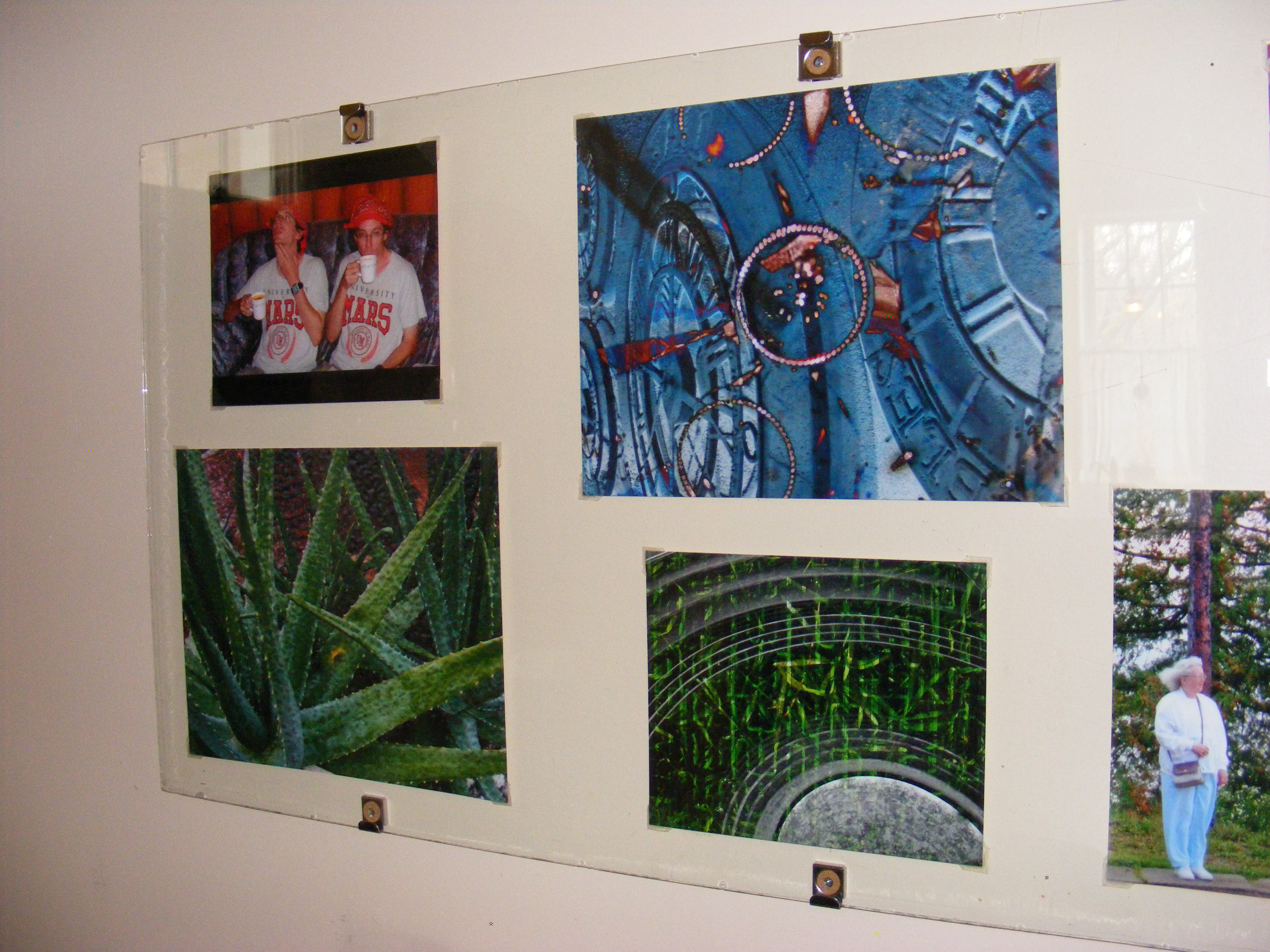 Glass Photo Display : 6 Steps - Instructables