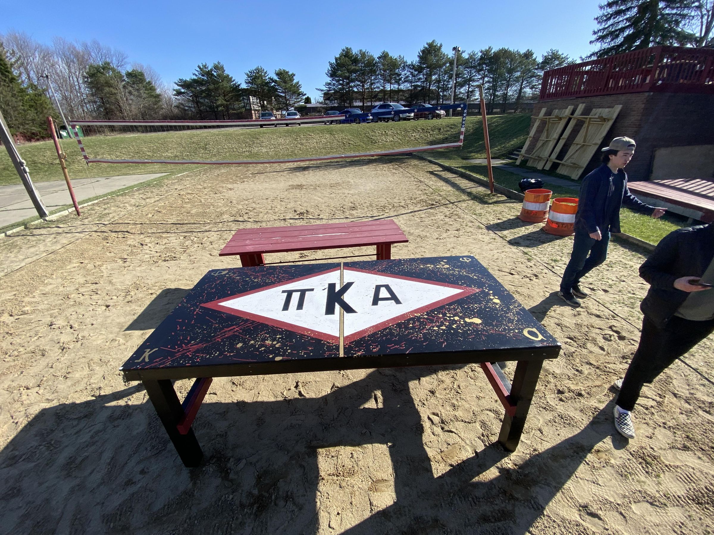 Die Table : 10 Steps - Instructables