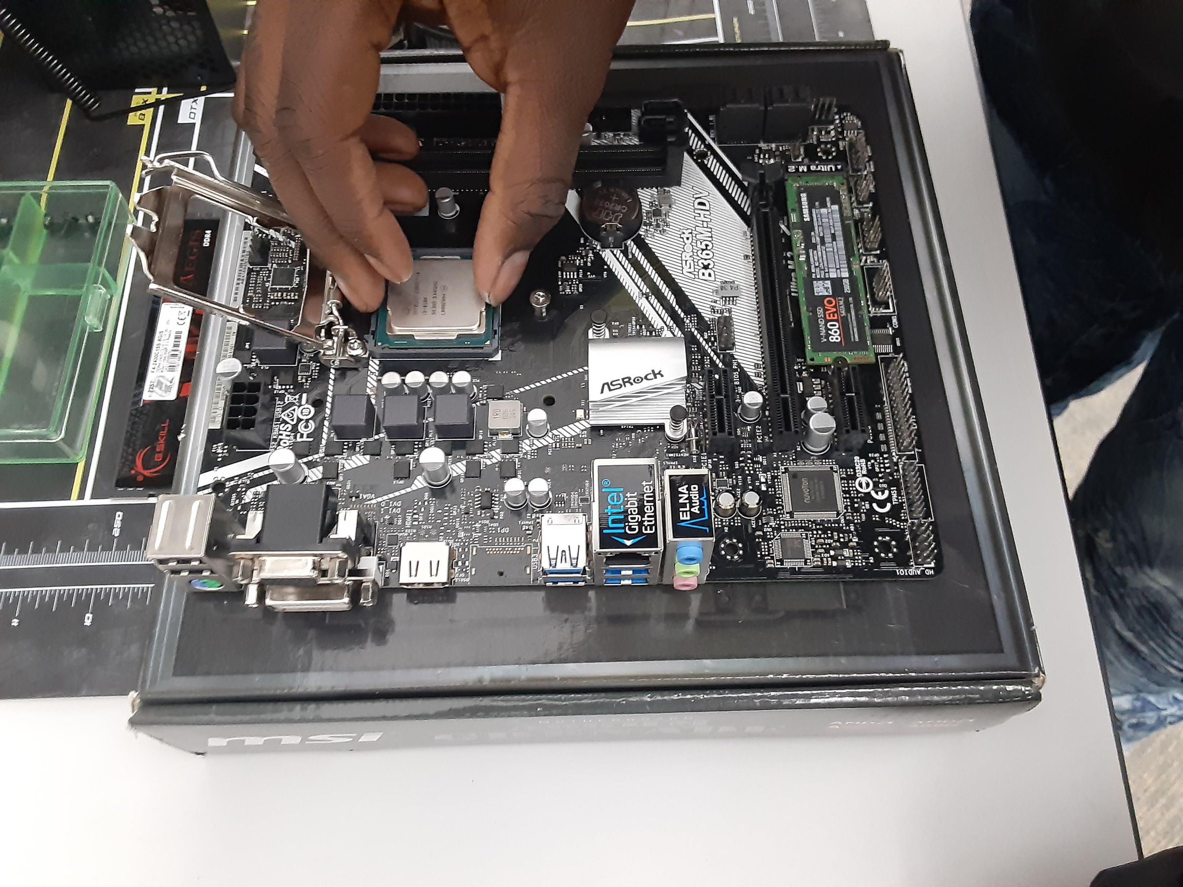 PC Build : 7 Steps - Instructables