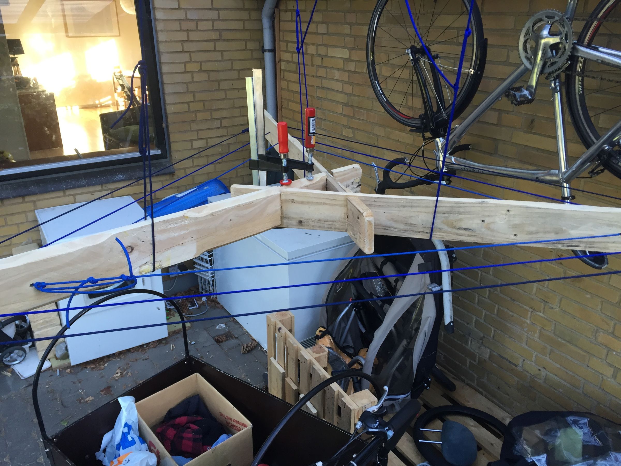 Clothes Drying Rack Out of Pallets and Paracord : 4 Steps (with ...