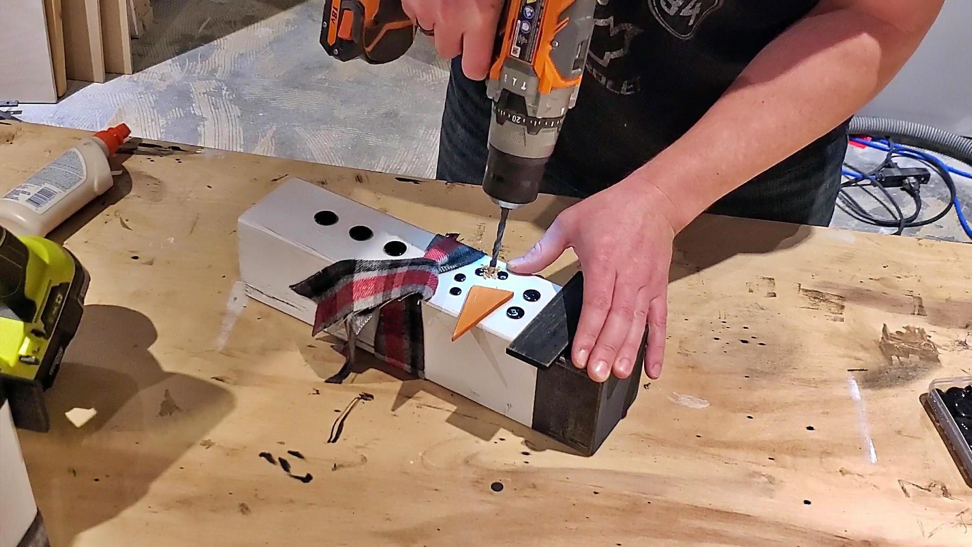 Rustic Wood Snowmen From a 4x4 Post : 7 Steps - Instructables