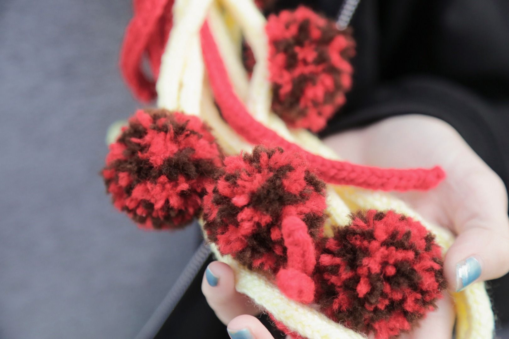 Spaghetti and Meatball Knit Scarf : 9 Steps (with Pictures) - Instructables