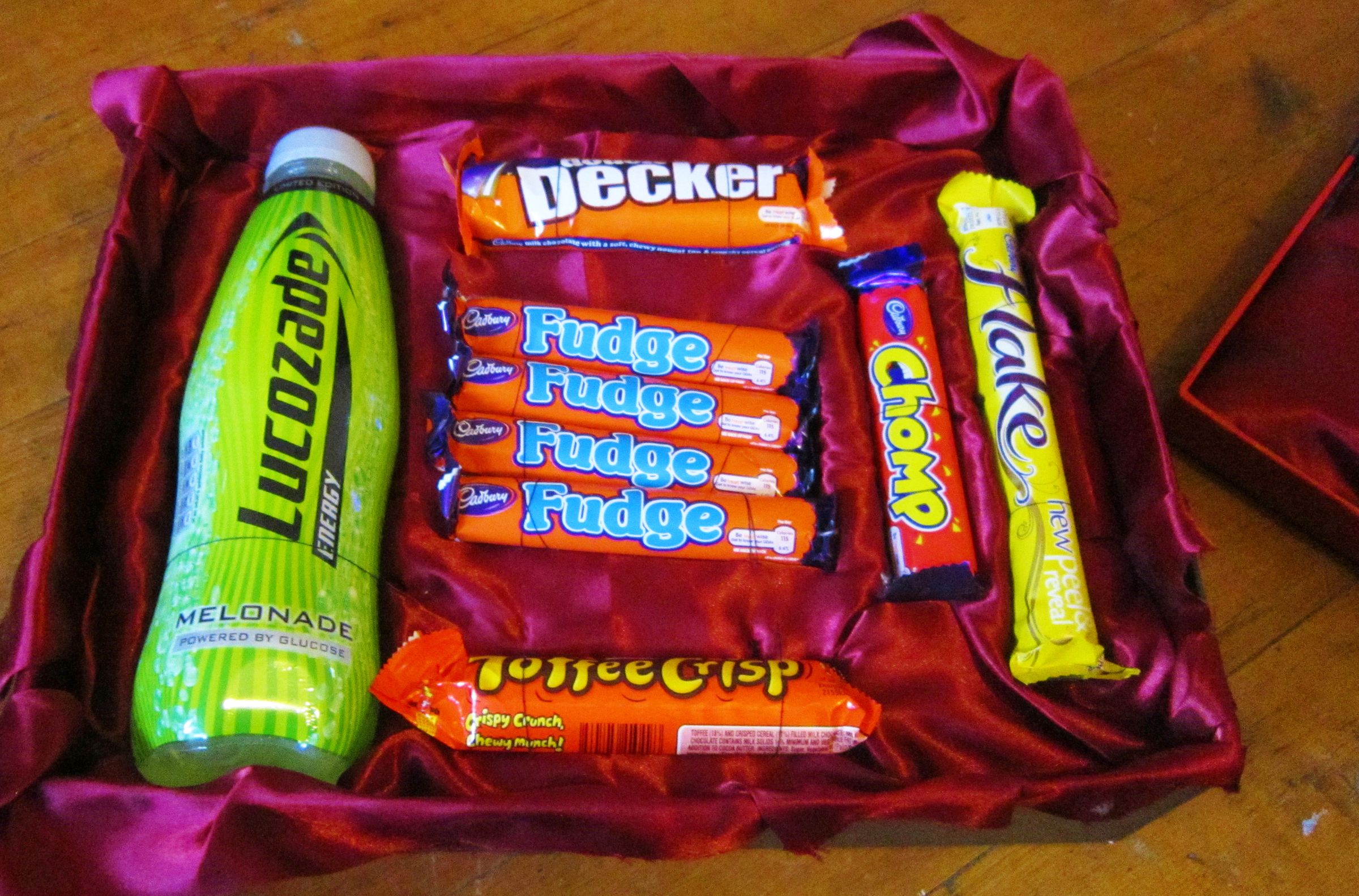 Custom-Fit Padded Gift Box : 4 Steps - Instructables