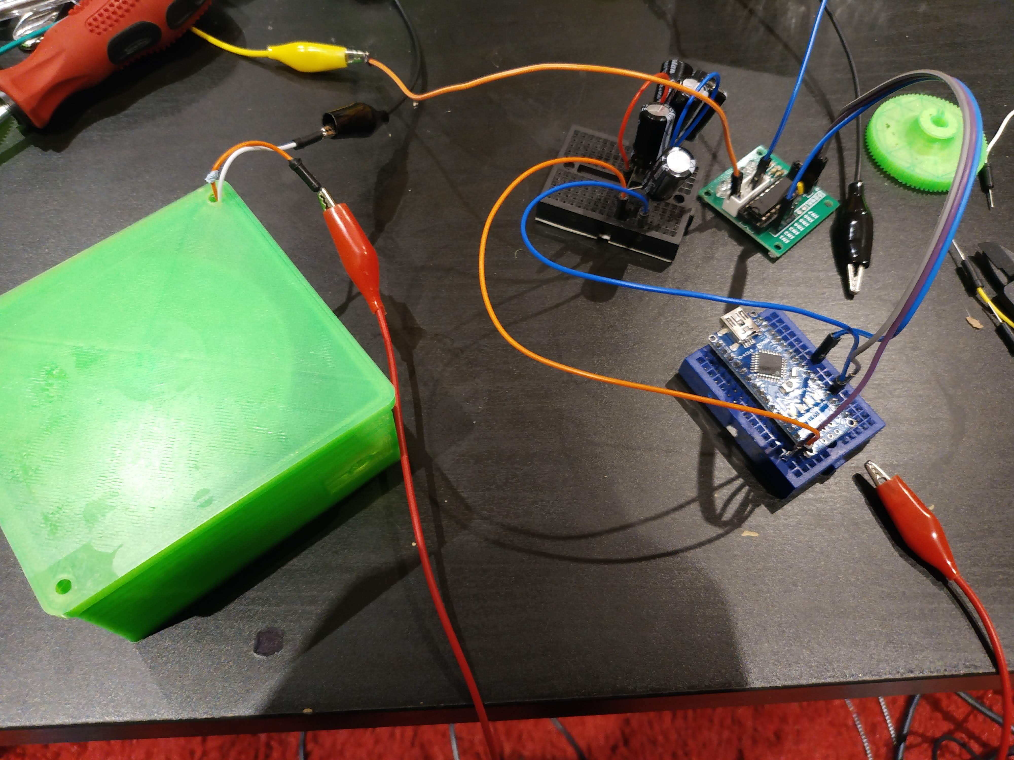 The Unpluginator - Self-Unplugging Useless Box : 4 Steps (with Pictures) - Instructables
