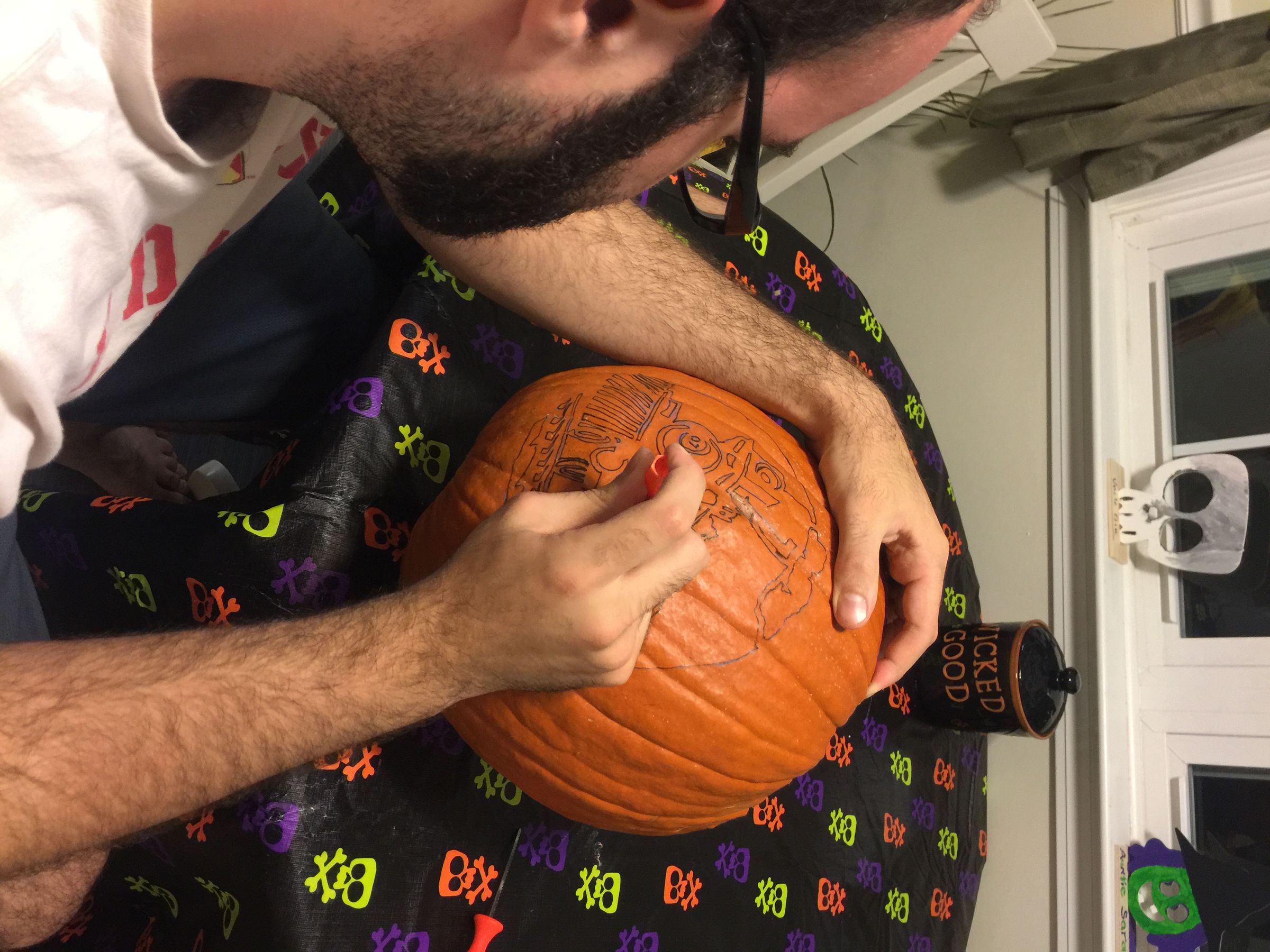 Carving an Intricate Pumpkin : 8 Steps (with Pictures) - Instructables