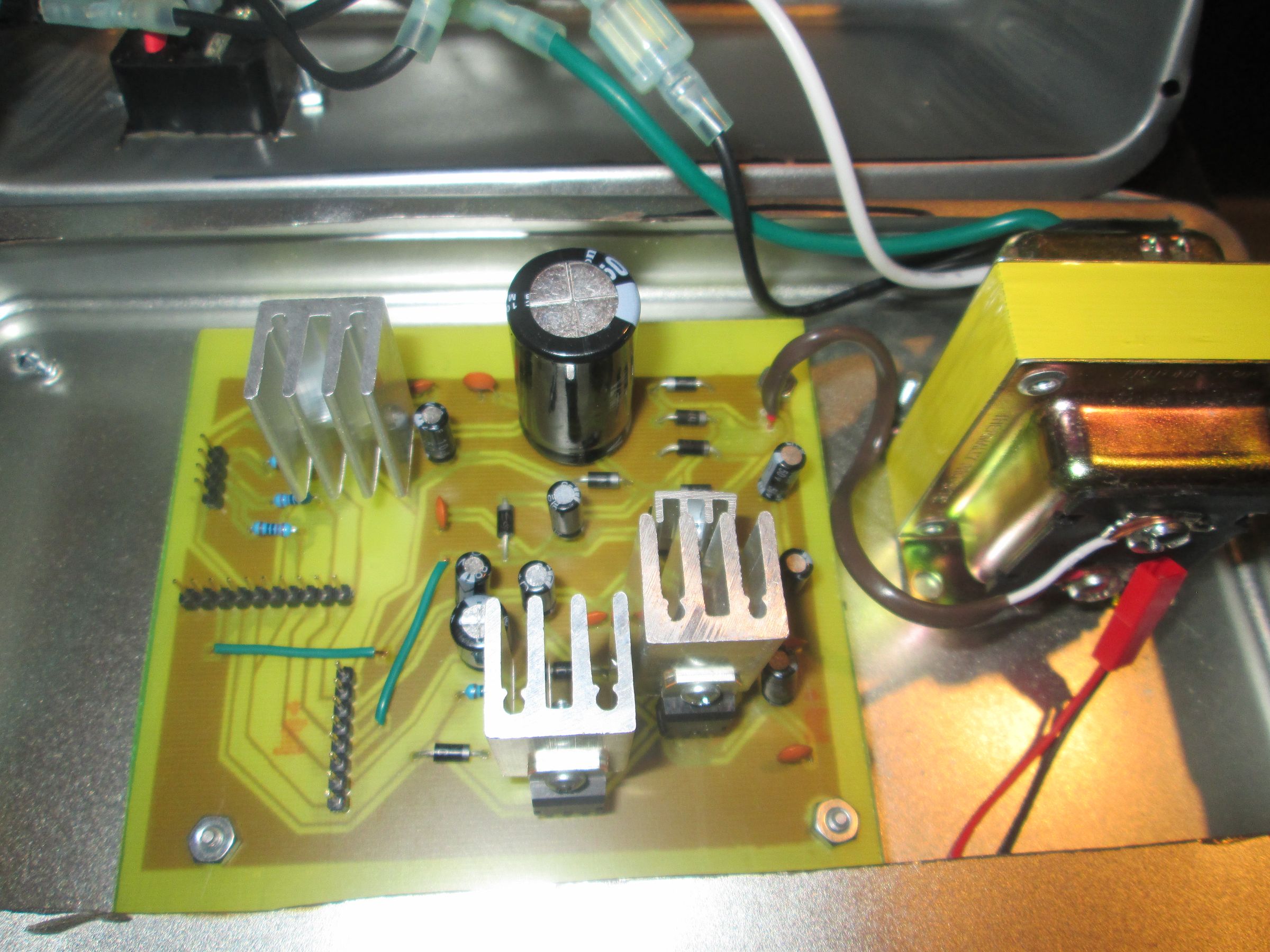 Powered Breadboard Workstation : 6 Steps (with Pictures) - Instructables