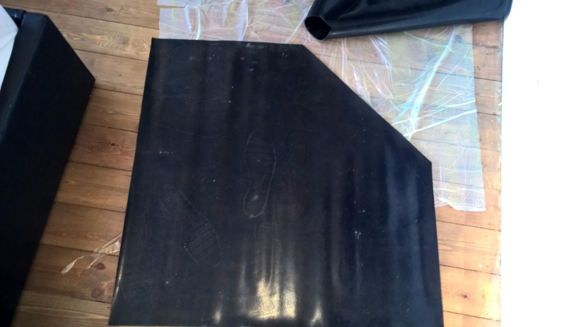 Secret Storage Floating Desk : 18 Steps (with Pictures) - Instructables