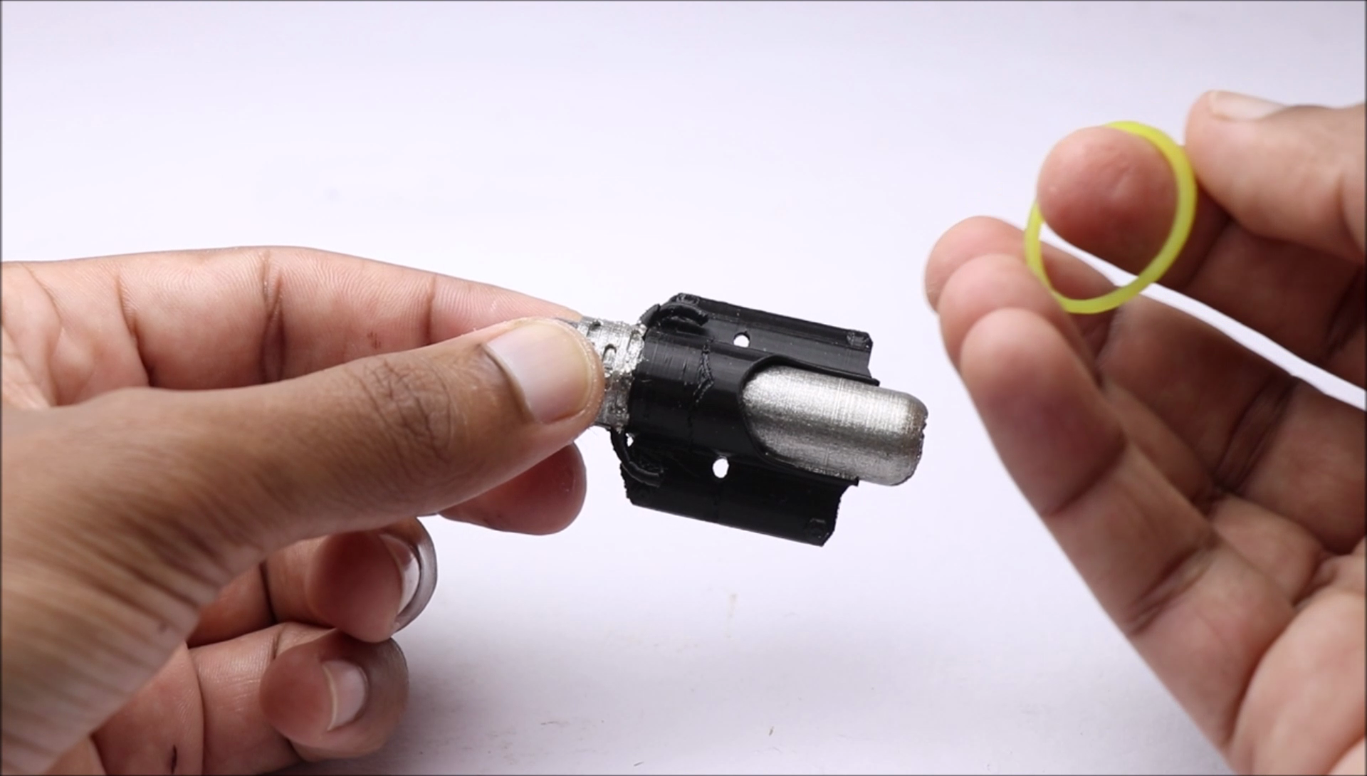 How to Make Working SCARLET SPIDER Web Shooter in Simple Way : 8 Steps ...