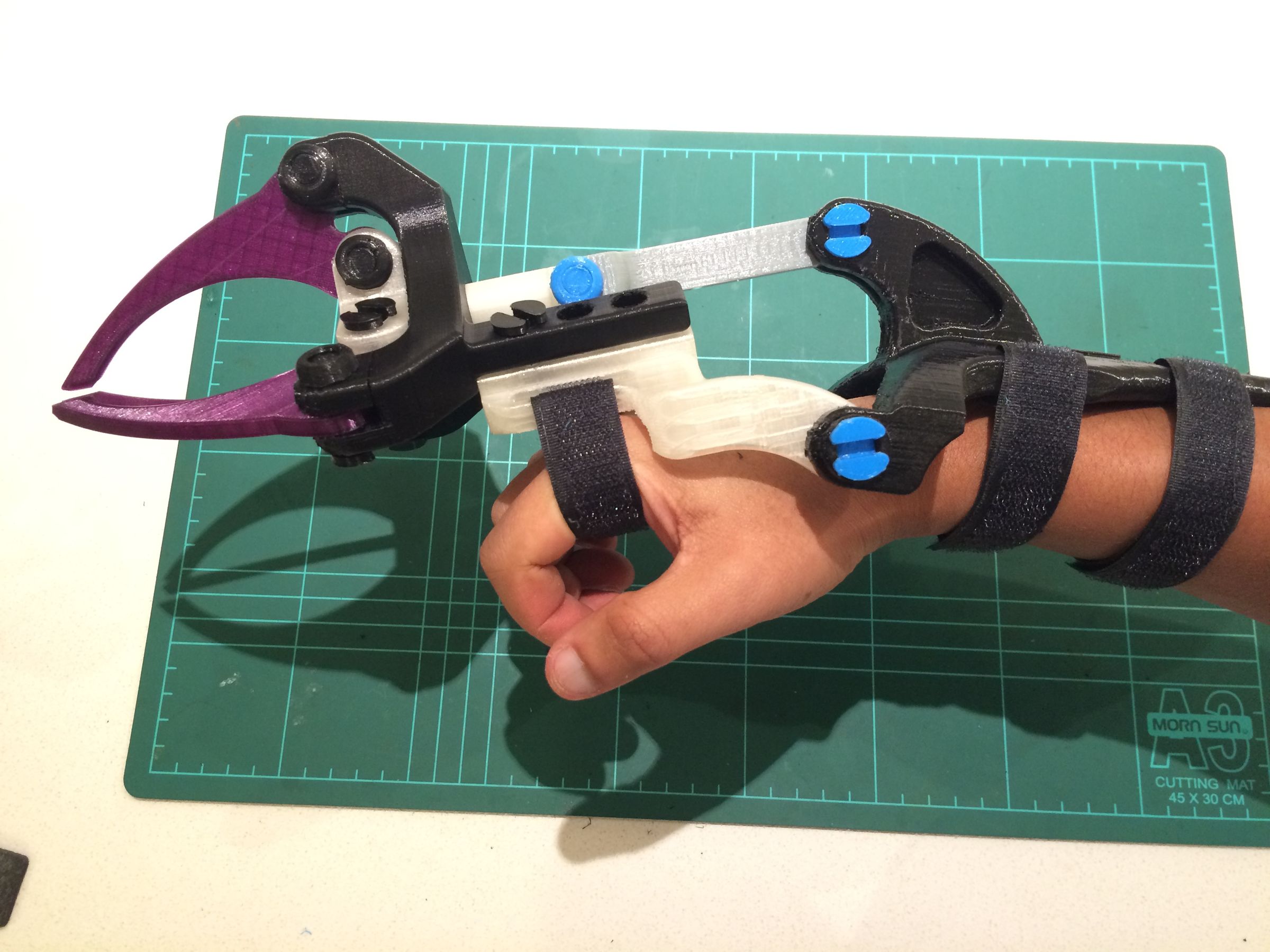 Black Ram Hand (Robotic/Prosthetic Hybrid) : 8 Steps (with Pictures ...