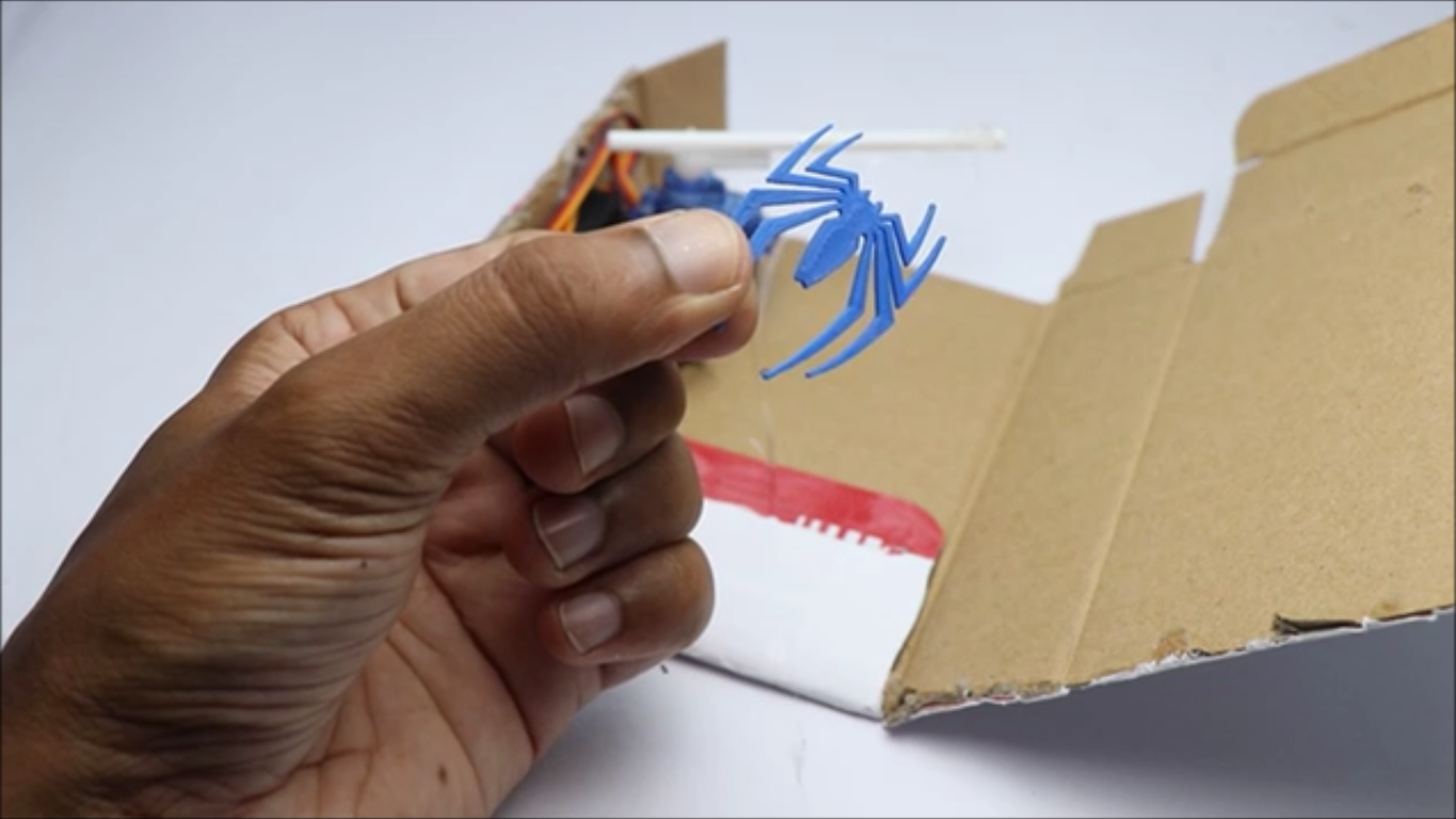 How to Make Spooky Box That Drops Spider for a Creepy Surprise : 8 ...