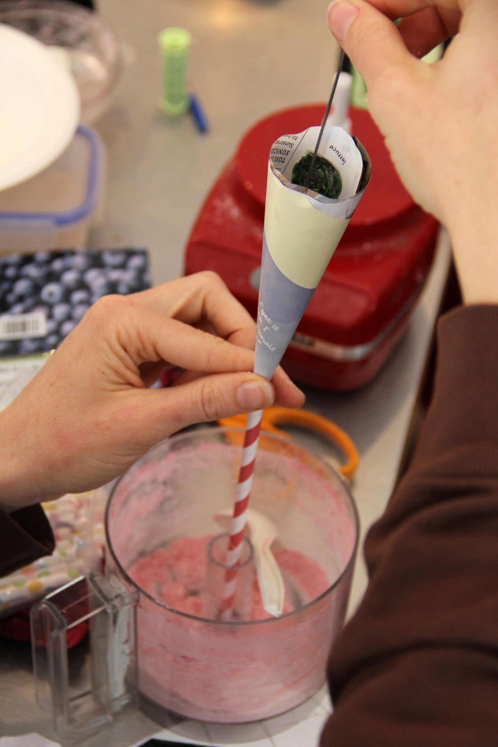 Pixie Sticks (Pixie Stix) : 5 Steps (with Pictures) - Instructables