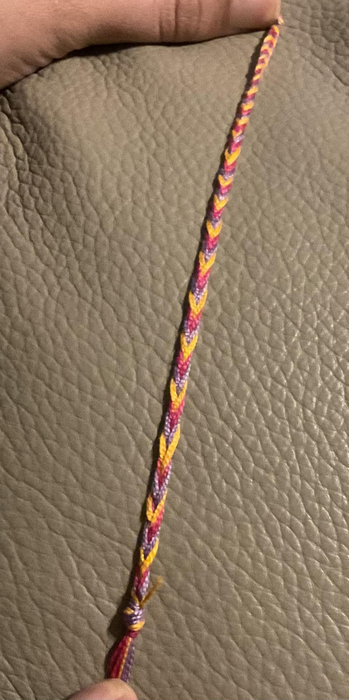 Easy & Cool Friendship Bracelets : 4 Steps (with Pictures) - Instructables