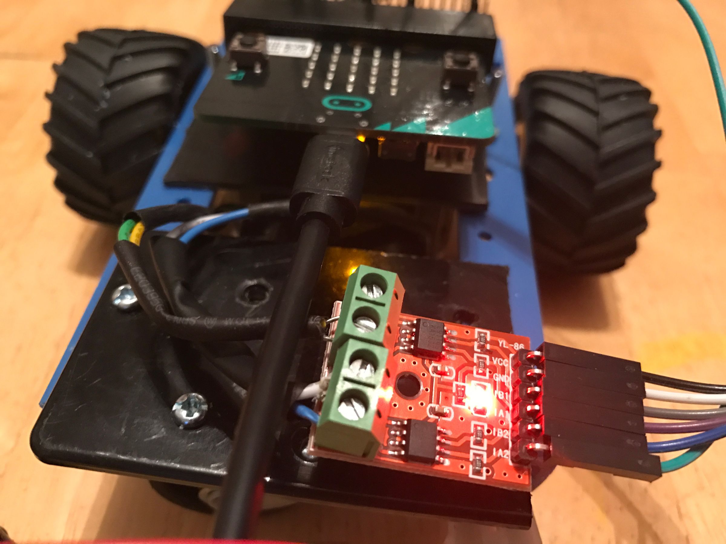 BBC MIcrobit Bot Using the L9110 Motor Controller : 4 Steps - Instructables