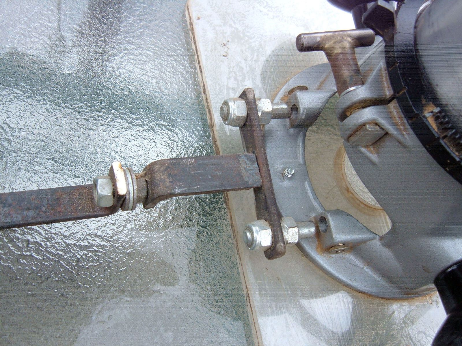 DIY Simple Router Circle Cutting Guide - Instructables