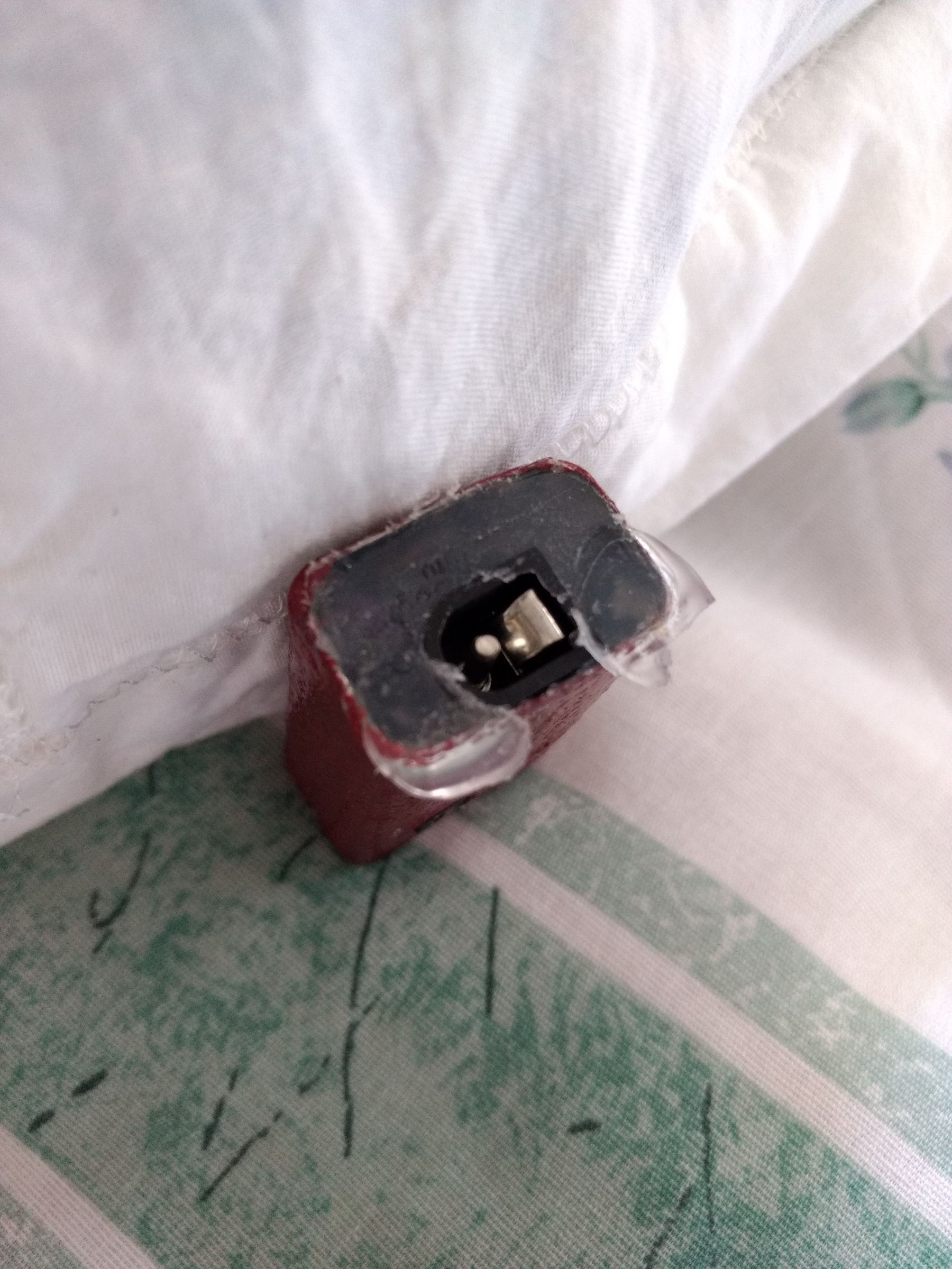 Enclosure Out of 9v Battery : 8 Steps (with Pictures) - Instructables