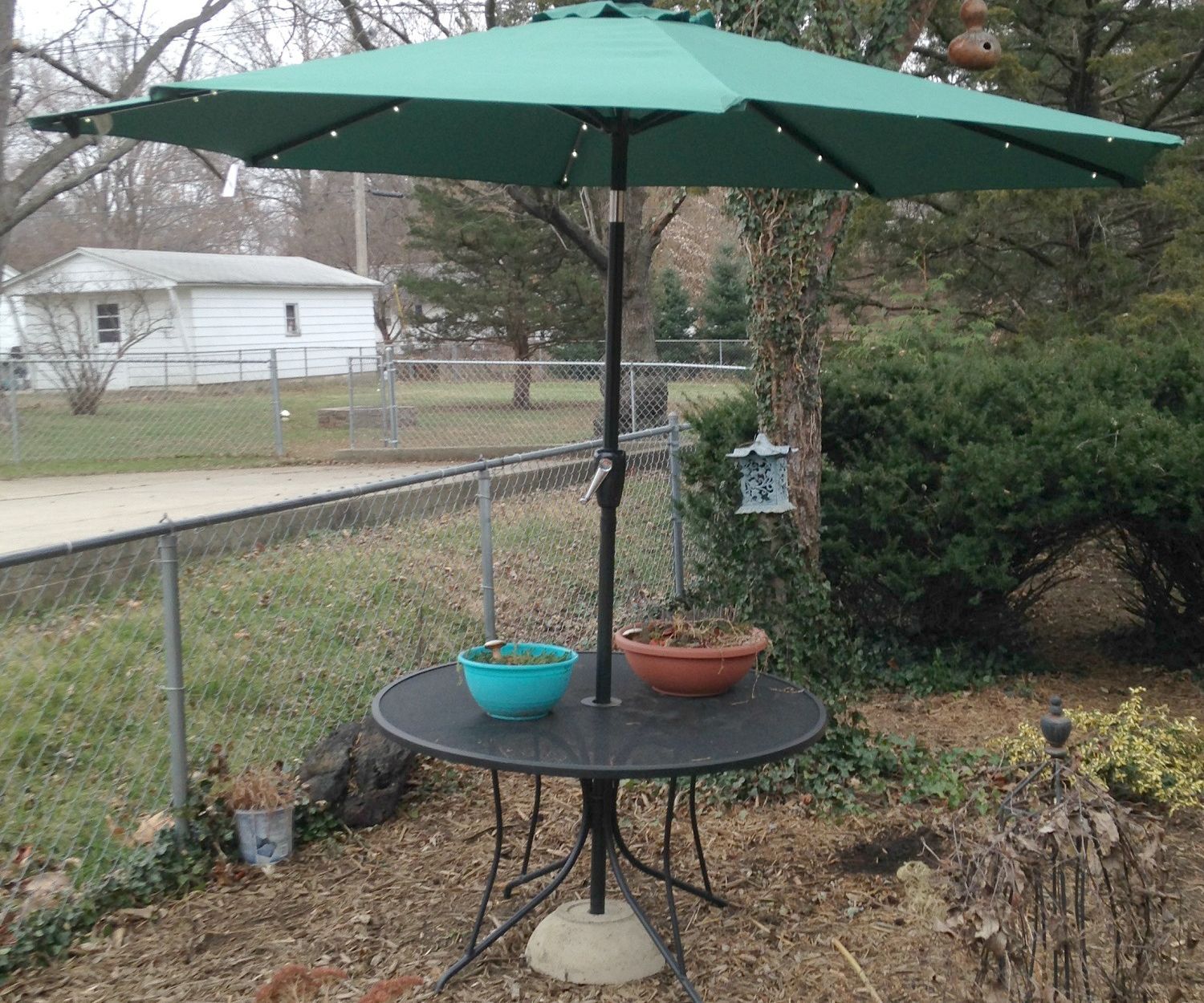 Patio Umbrella Stand (the Use What You Have Method) : 5 Steps ...