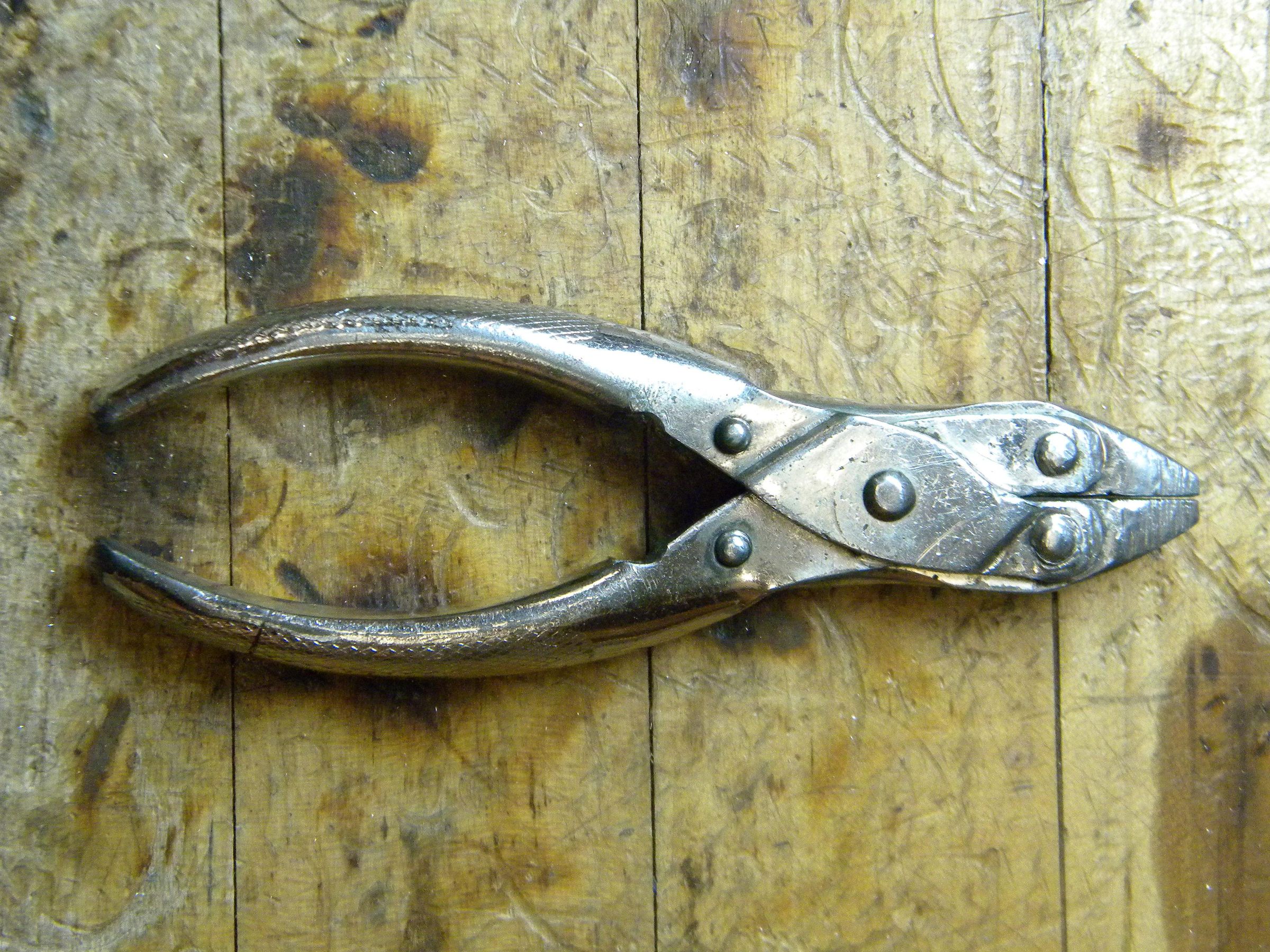 How to Add Springs to Parallel Pliers : 3 Steps (with Pictures ...