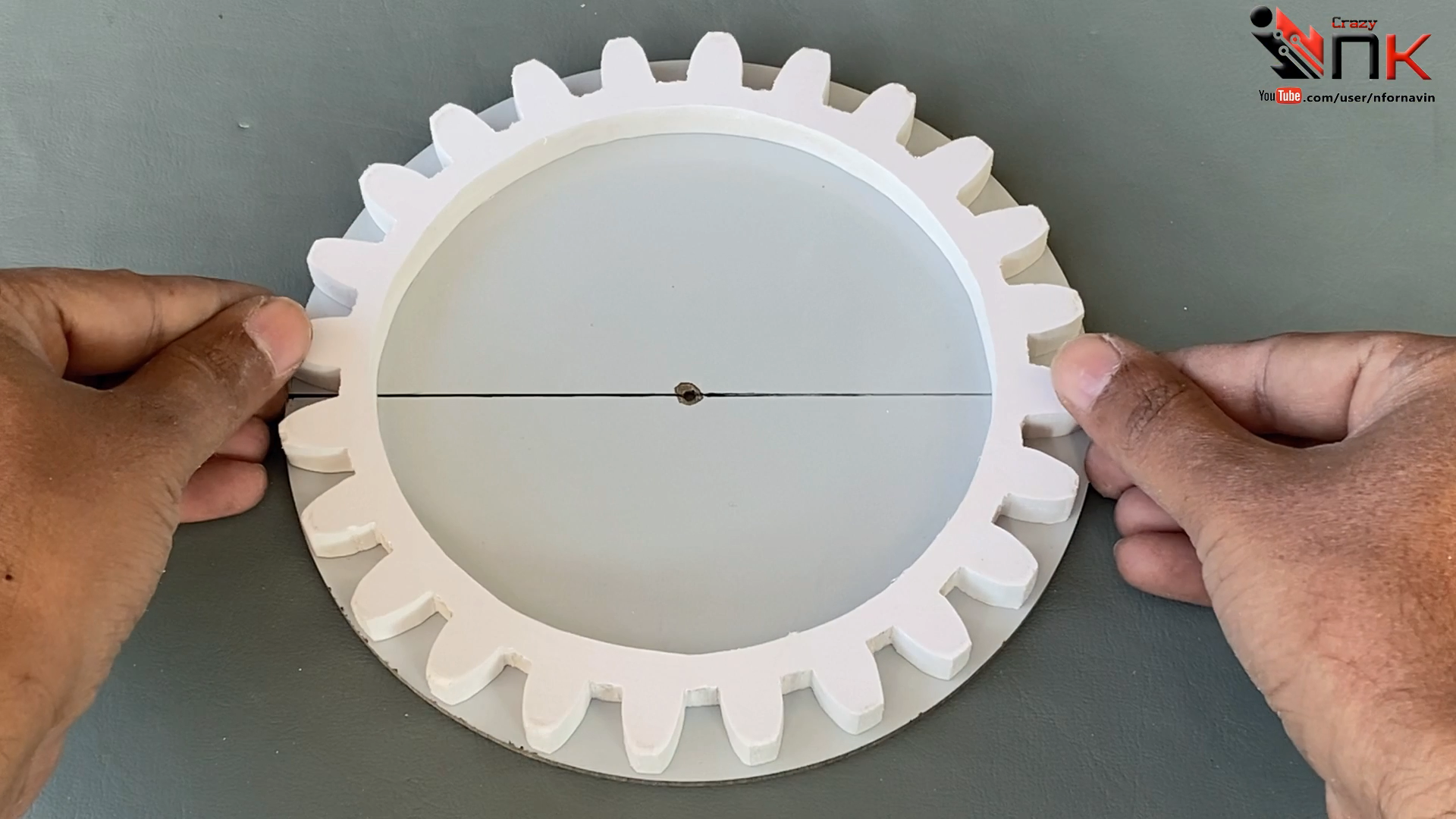 How to Make a Magical Rotating Open / Closed Sign Board : 12 Steps ...