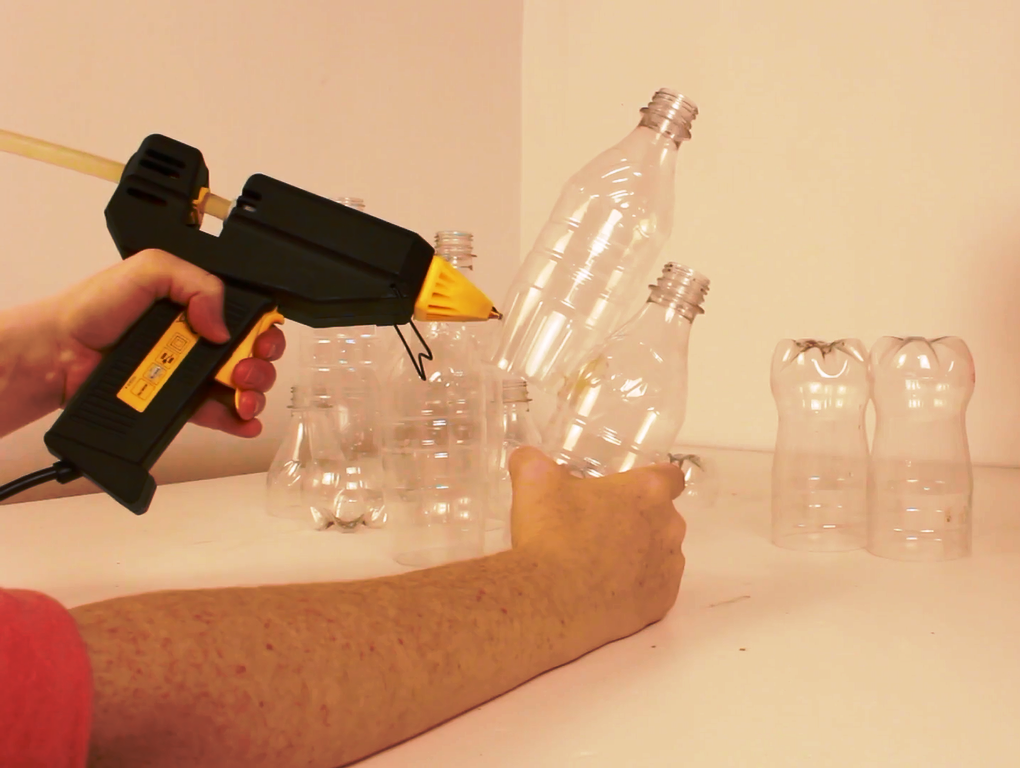 DIY Frozen Castle Using Plastic Bottles and Hot Glue : 5 Steps (with ...