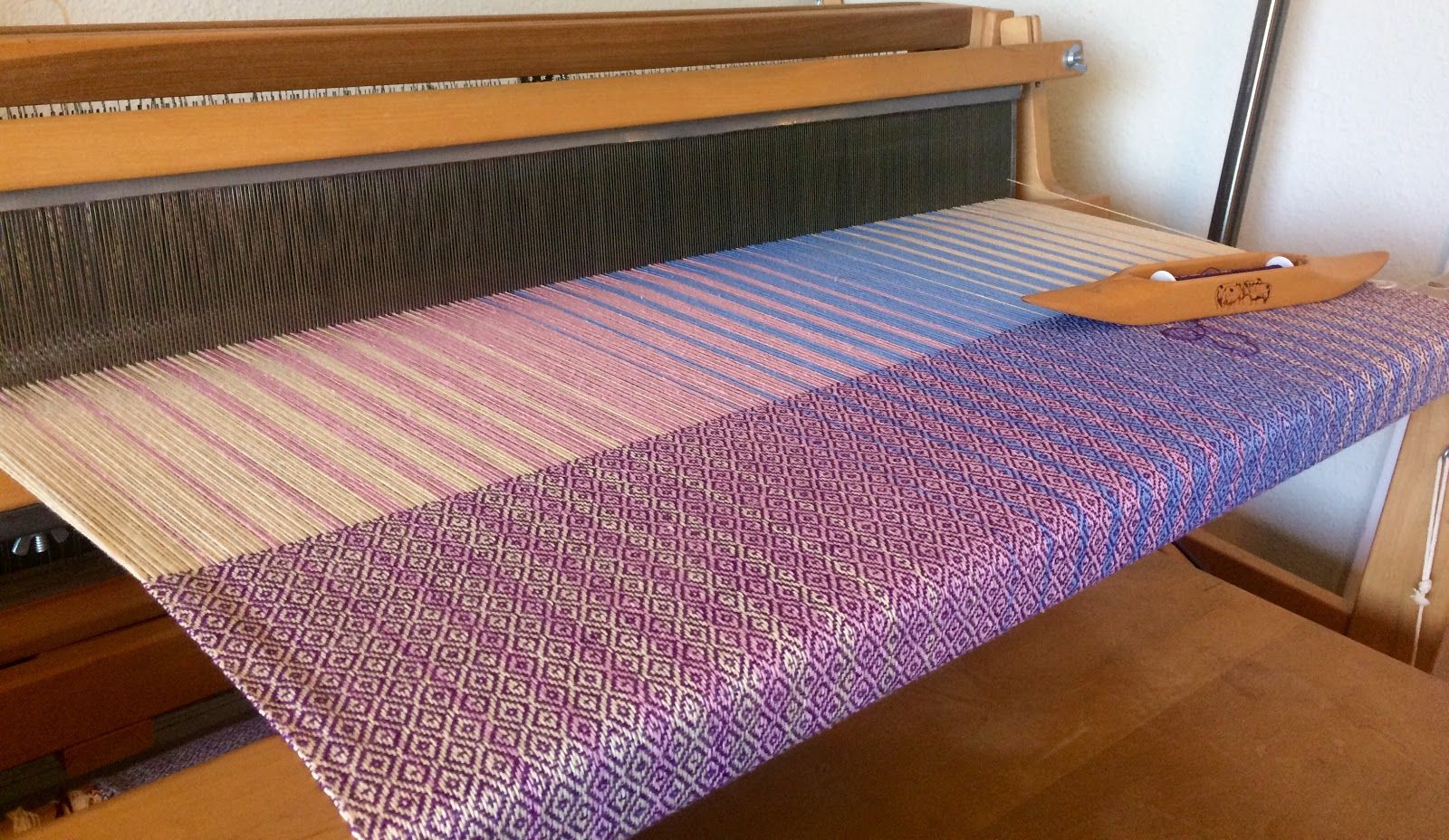 How to Weave a Baby Wrap : 9 Steps (with Pictures) - Instructables