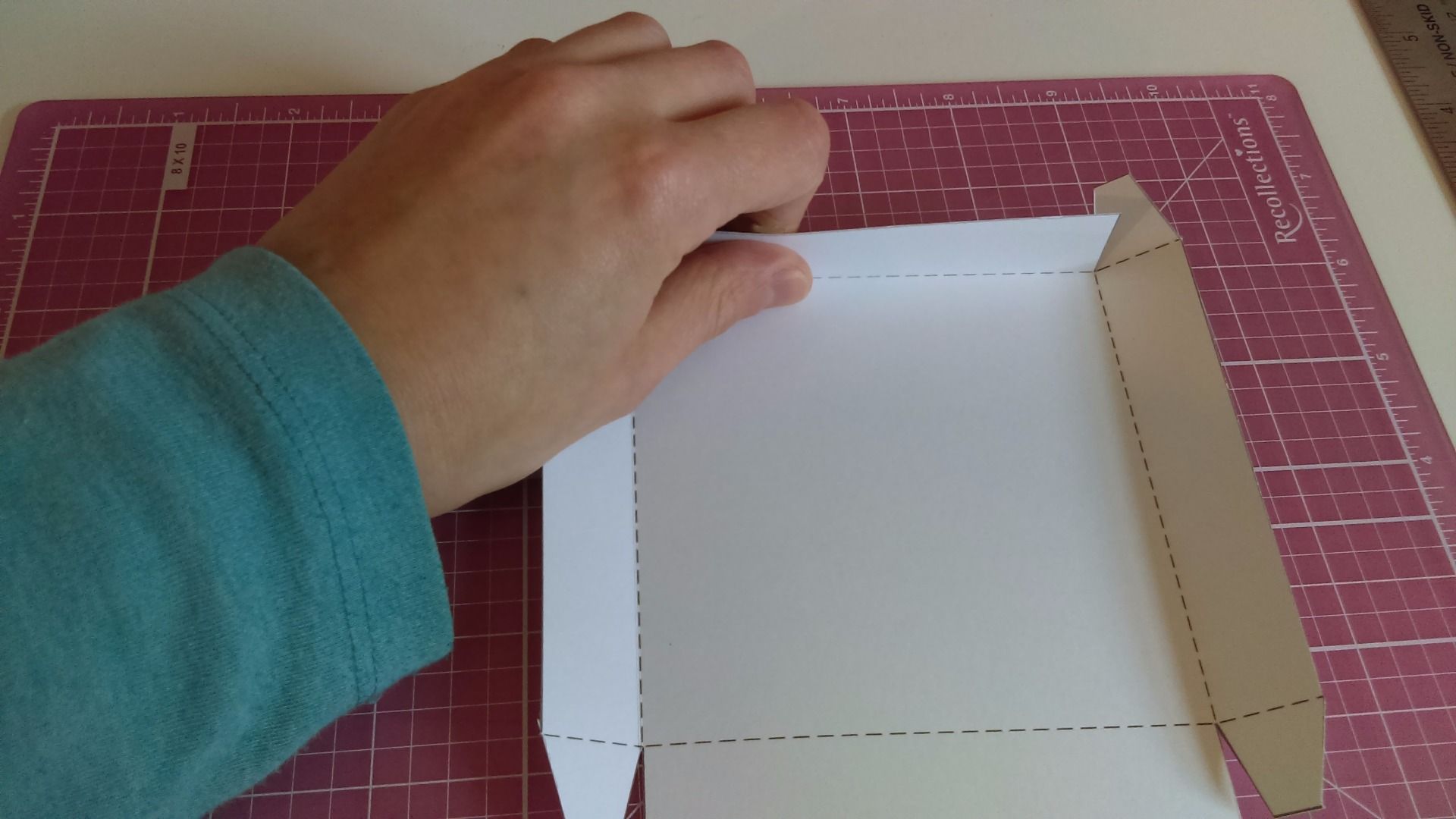 Personalized Cardstock Box : 9 Steps - Instructables