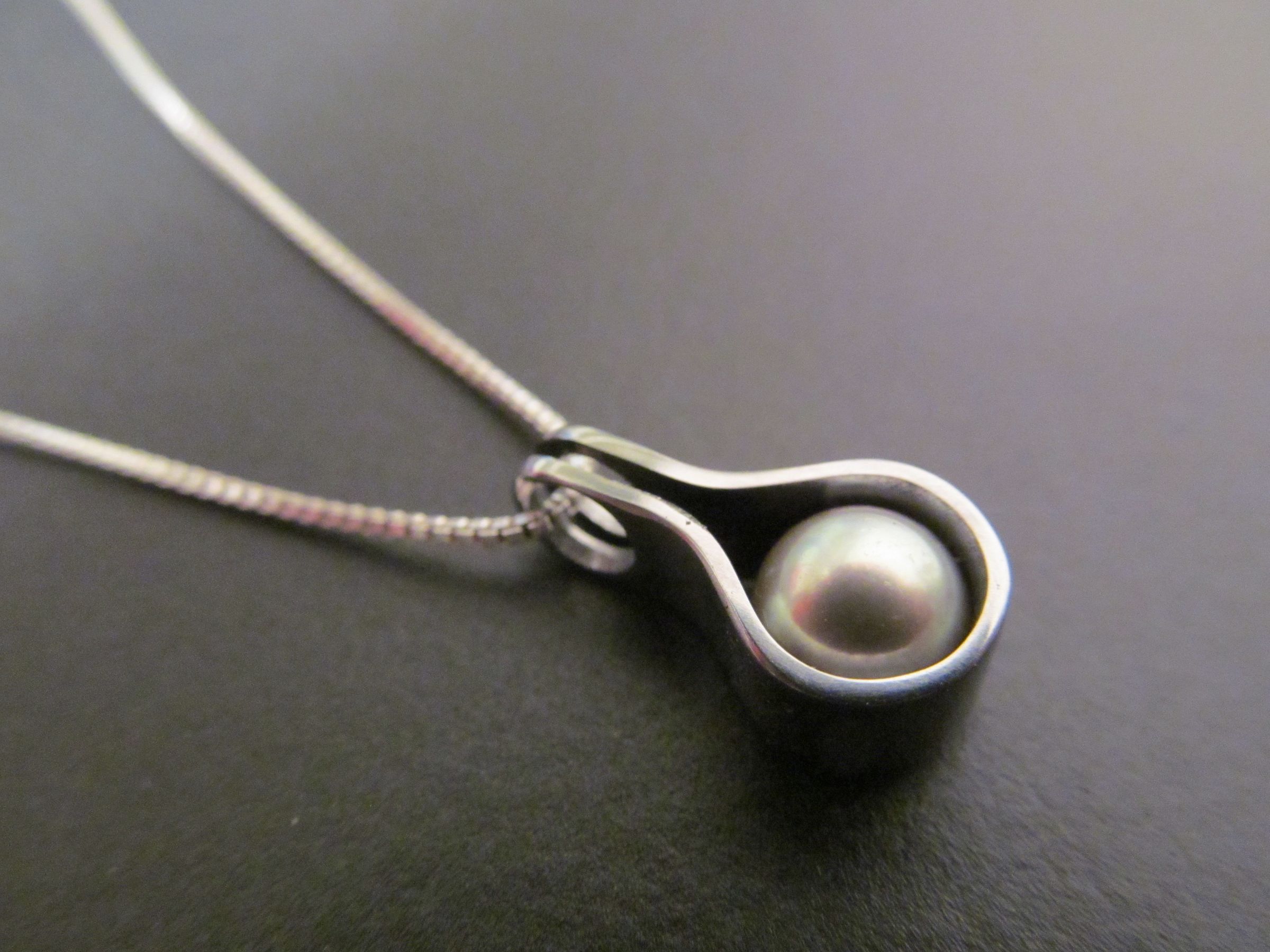 Tension Set Pearl Pendant : 7 Steps (with Pictures) - Instructables