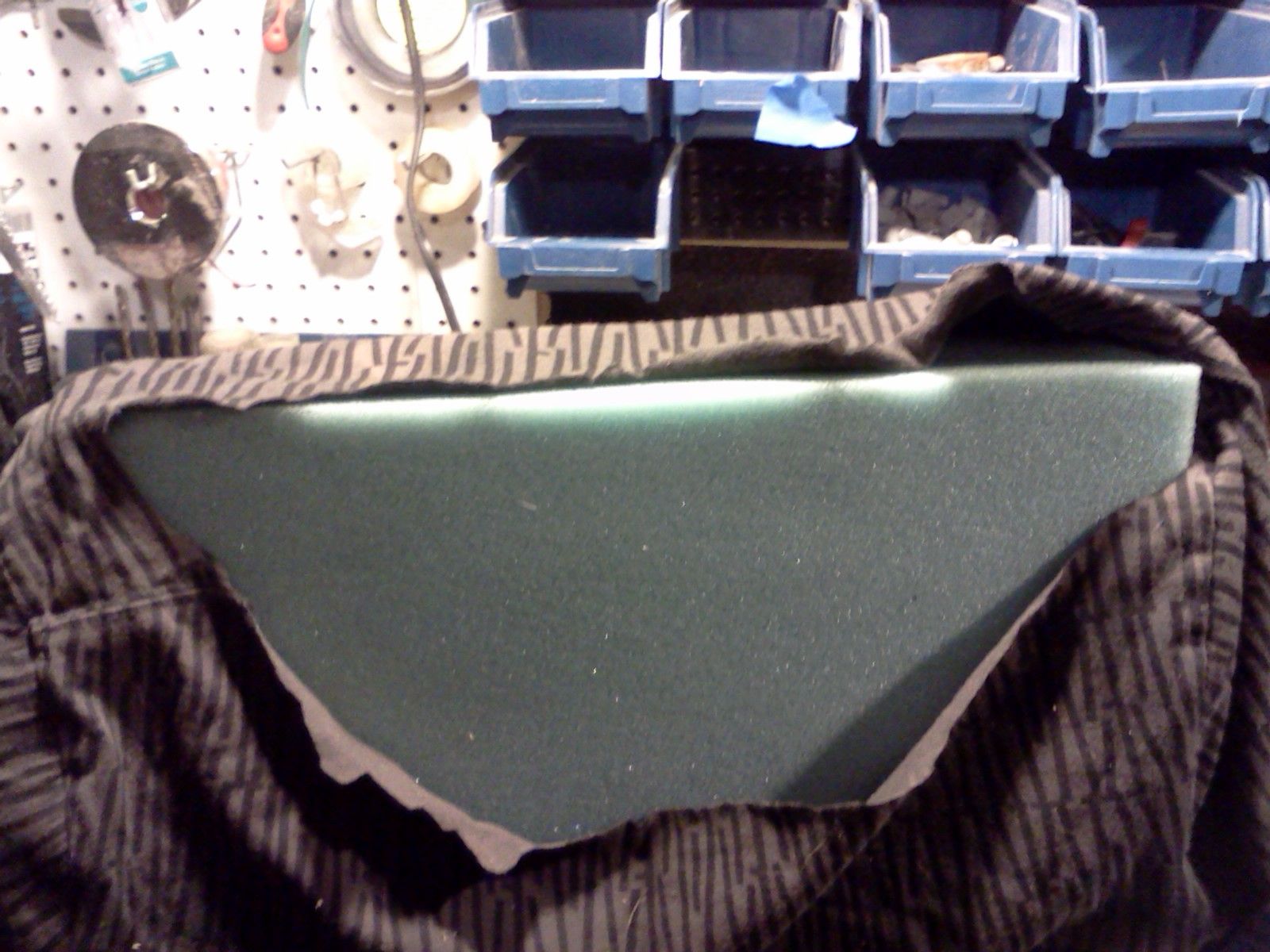 Quick Lightweight Travel Laptop Desk : 6 Steps - Instructables