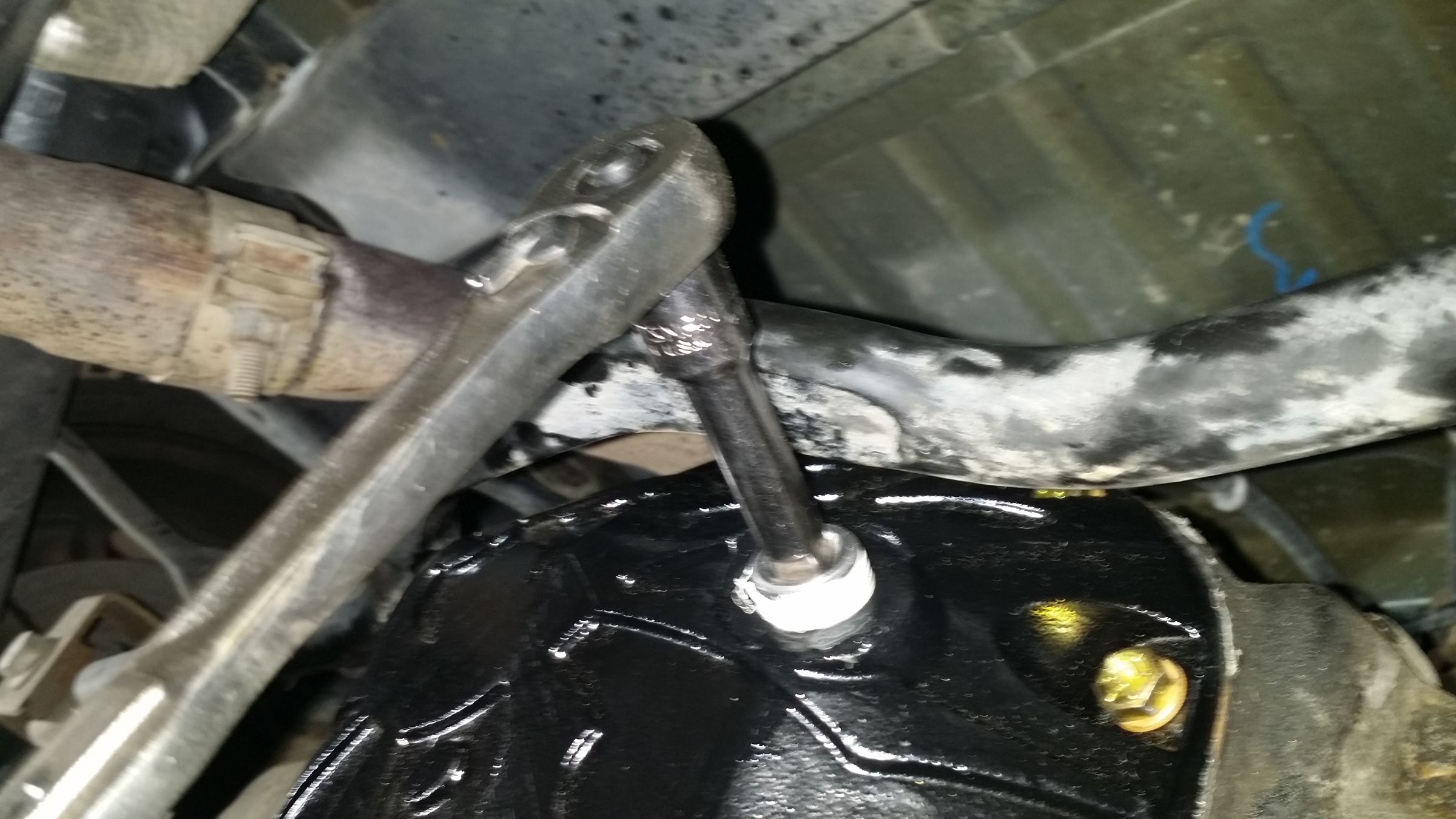 Replacing Your Differential Cover : 6 Steps - Instructables