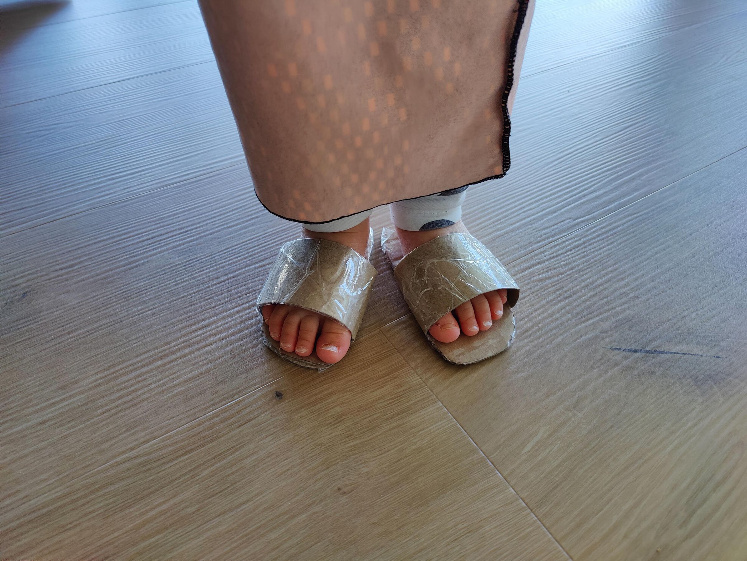 Cardboard Slippers : 5 Steps - Instructables