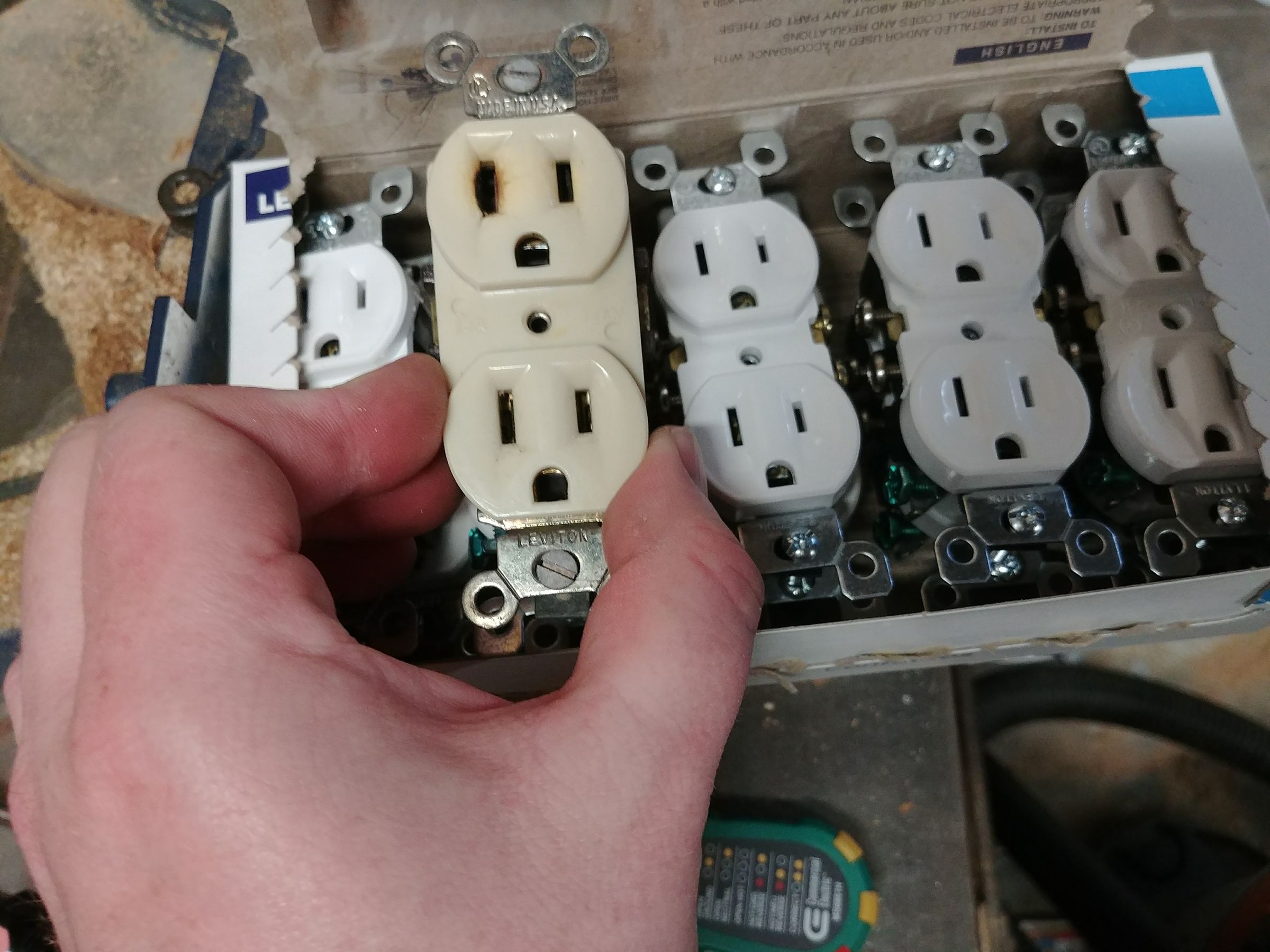 Replace Outlets and Extension Cord Plug : 11 Steps (with Pictures ...