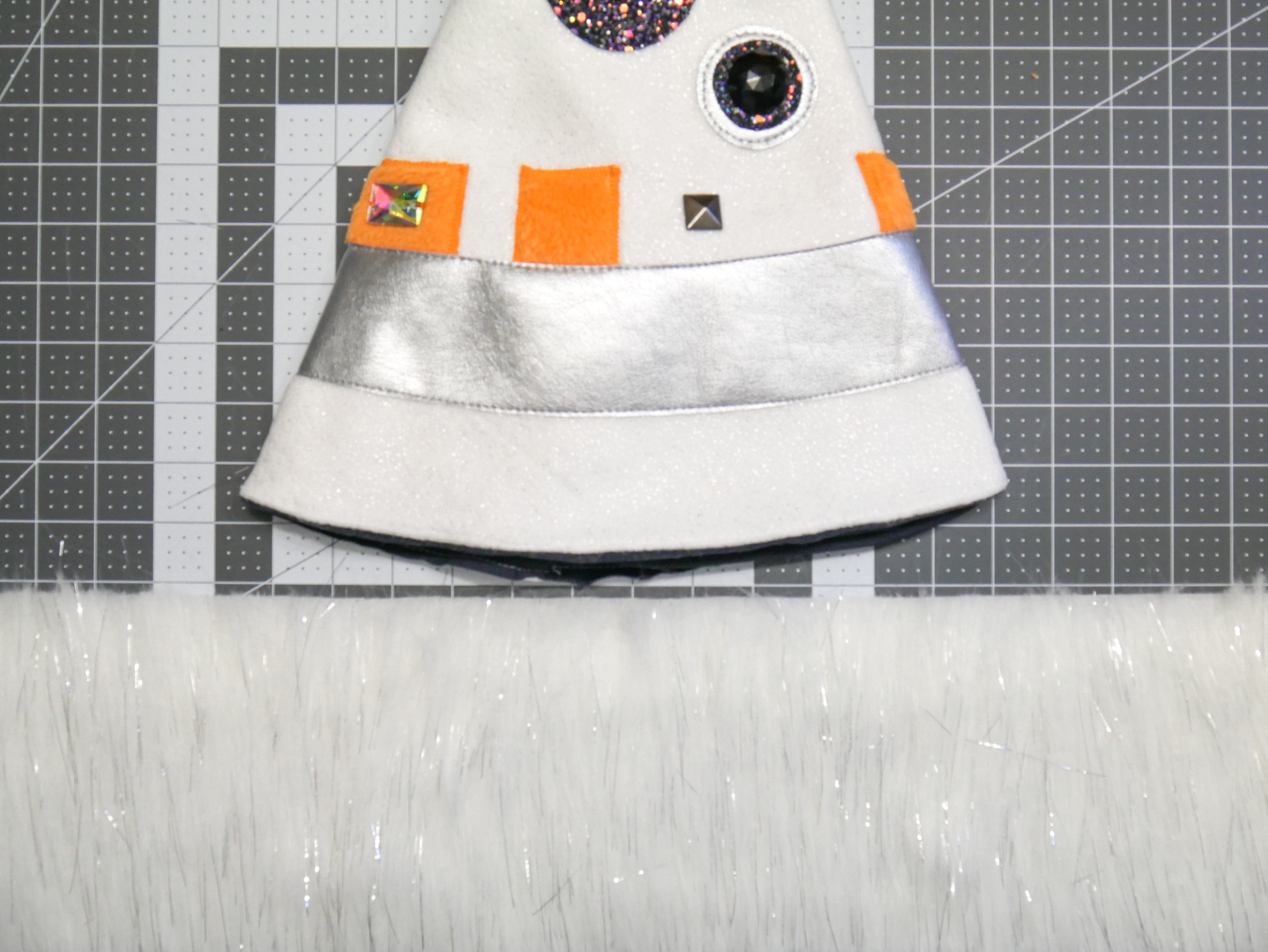 Star Wars BB8 Inspired Santa Hat : 10 Steps (with Pictures) - Instructables