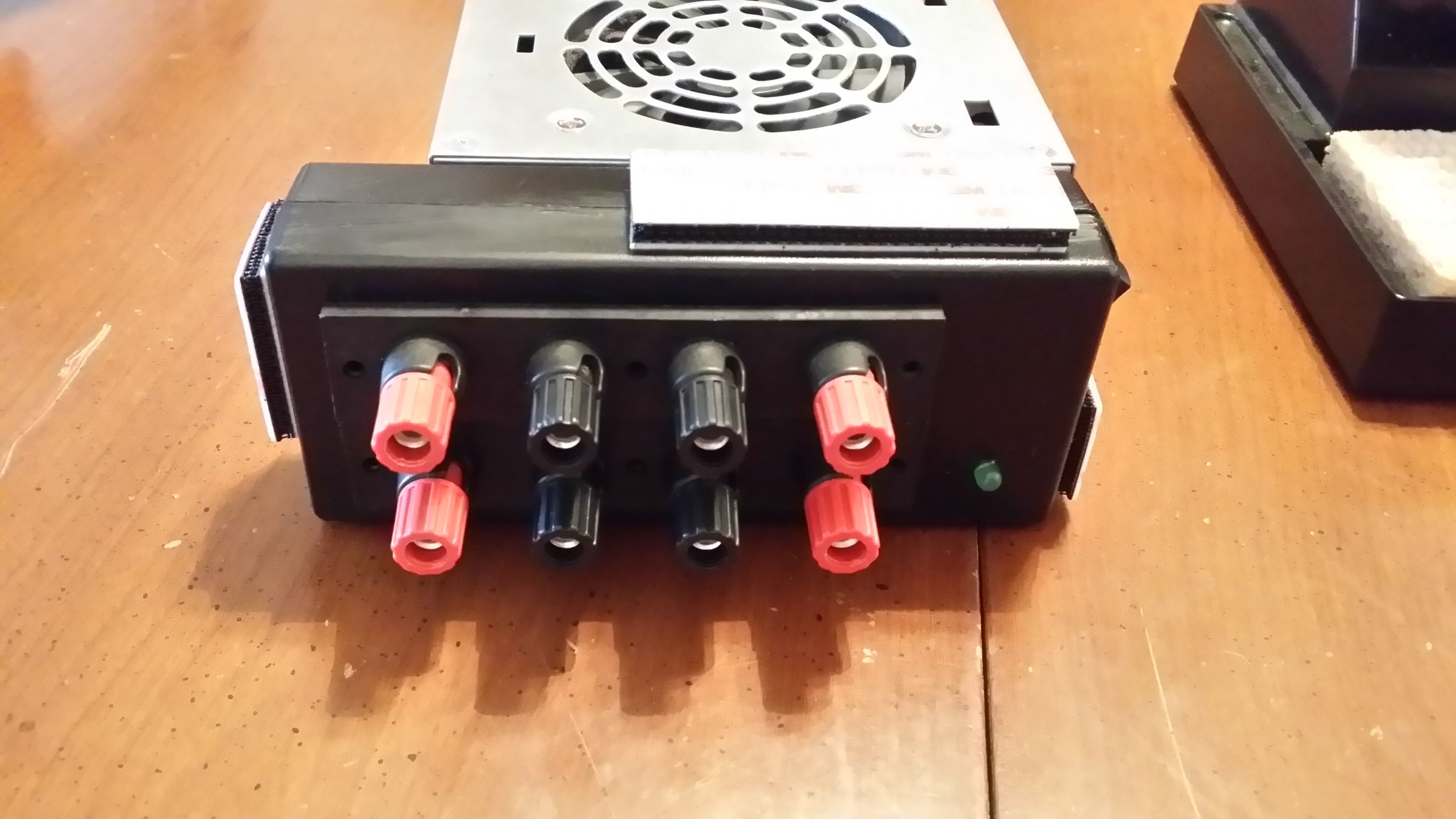 Easy Benchtop Power Supply : 8 Steps (with Pictures) - Instructables