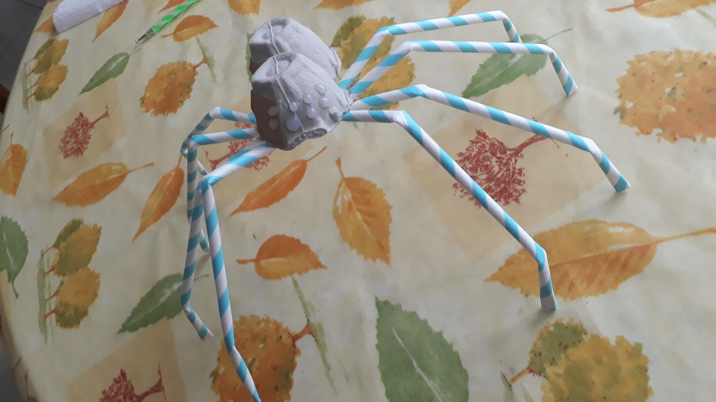 Super Easy Spiders : 4 Steps (with Pictures) - Instructables