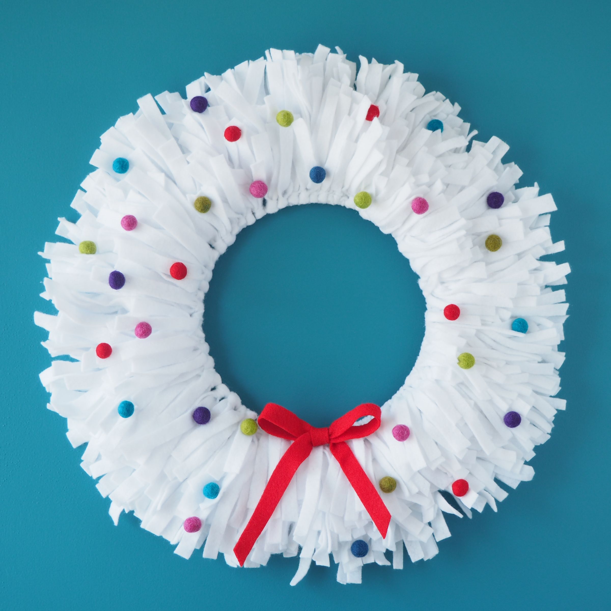 Felt Holiday Wreath : 5 Steps (with Pictures) - Instructables
