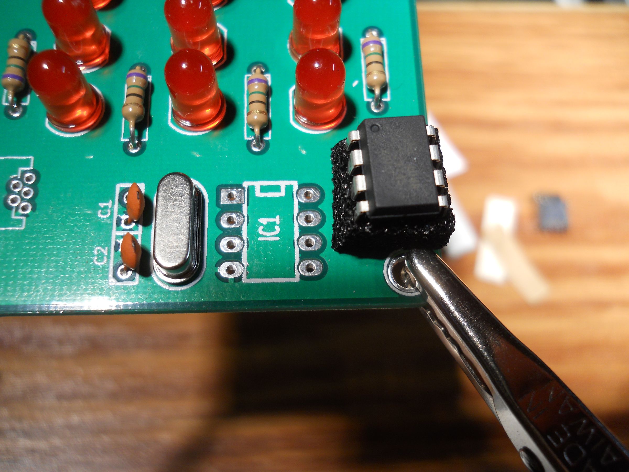 Simple Binary Clock : 6 Steps - Instructables