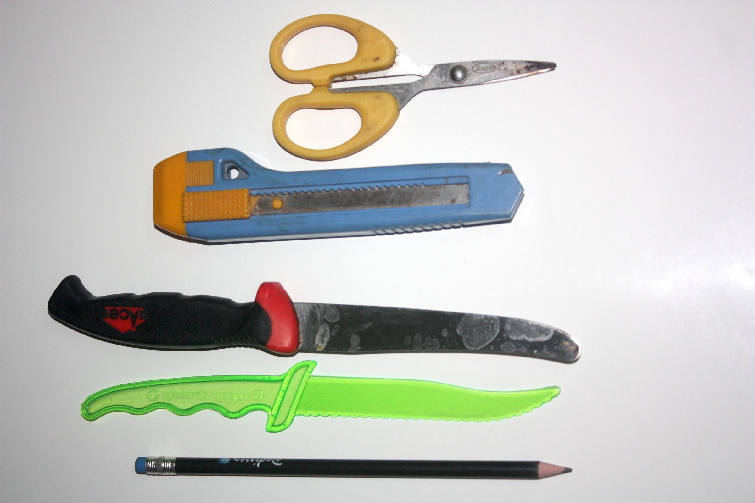 Make a Paper Knife From an Old Brochure or Card Paper : 3 Steps ...