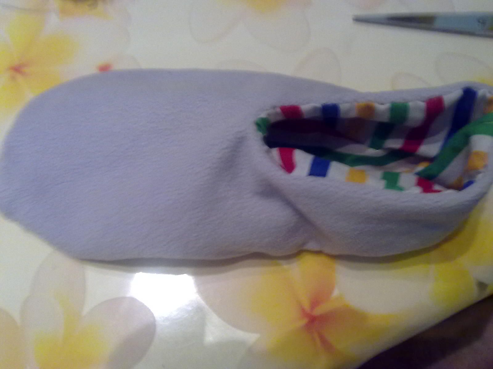 Reversible Soft Slipper Shoes : 7 Steps (with Pictures) - Instructables