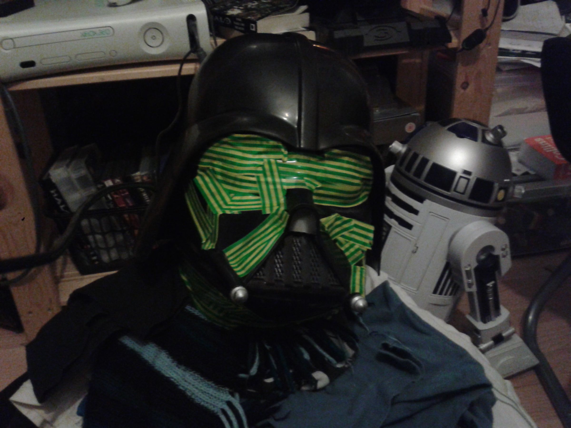 How to Make an Authentic Looking ESB Darth Vader Helmet : 6 Steps ...