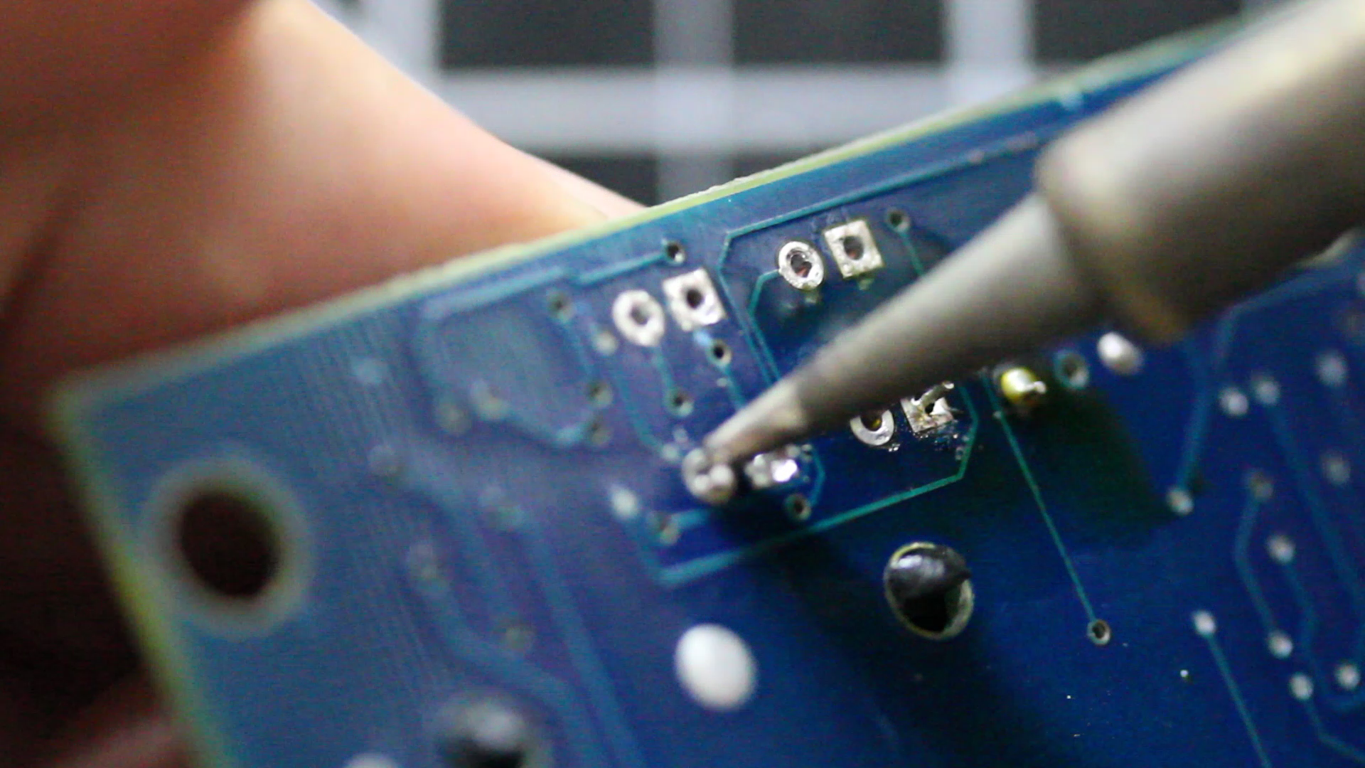 Desoldering | Soldering Basics : 8 Steps (with Pictures) - Instructables