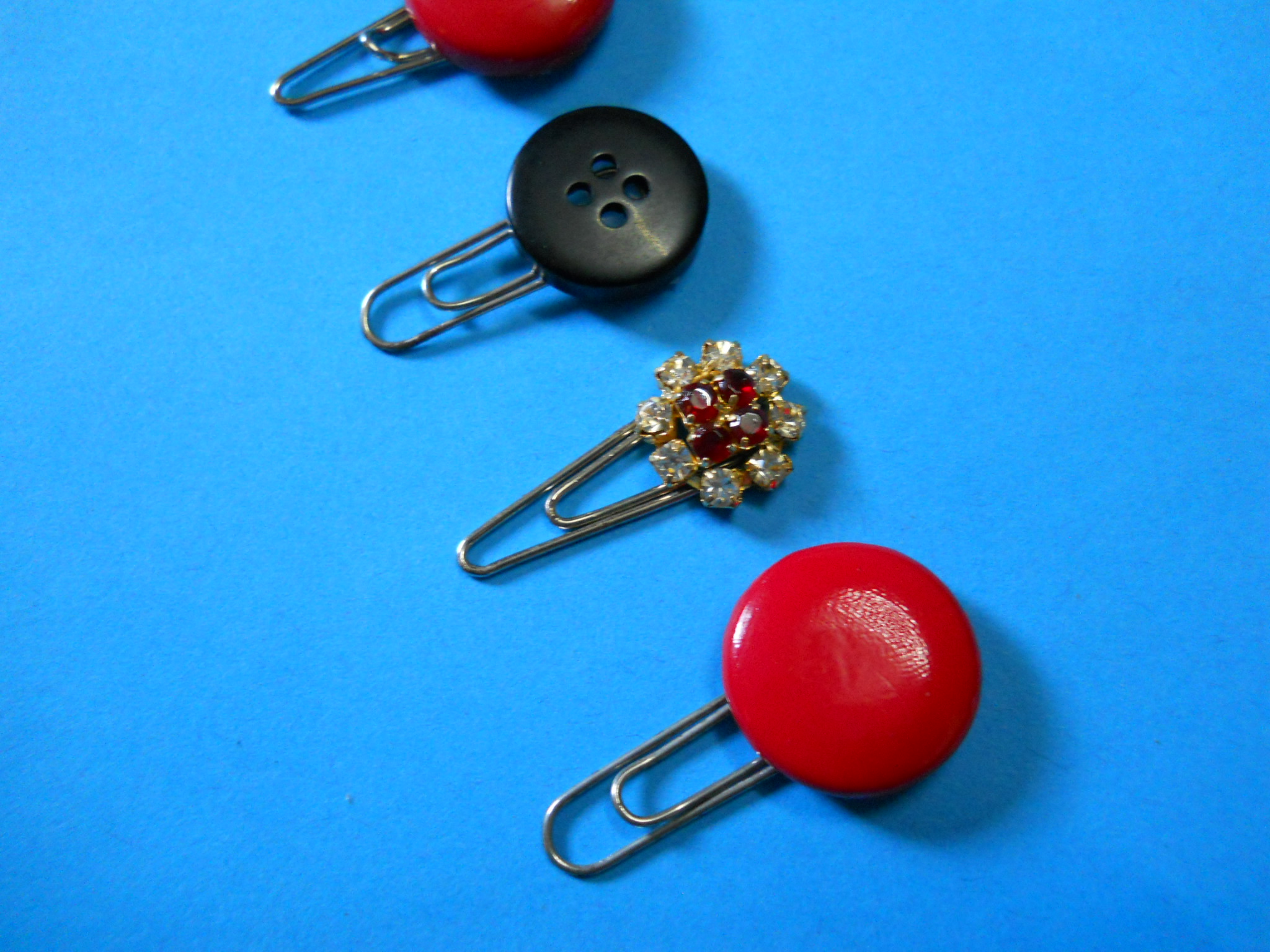 Button Bookmarks (Kids Can Make It!!) - Instructables