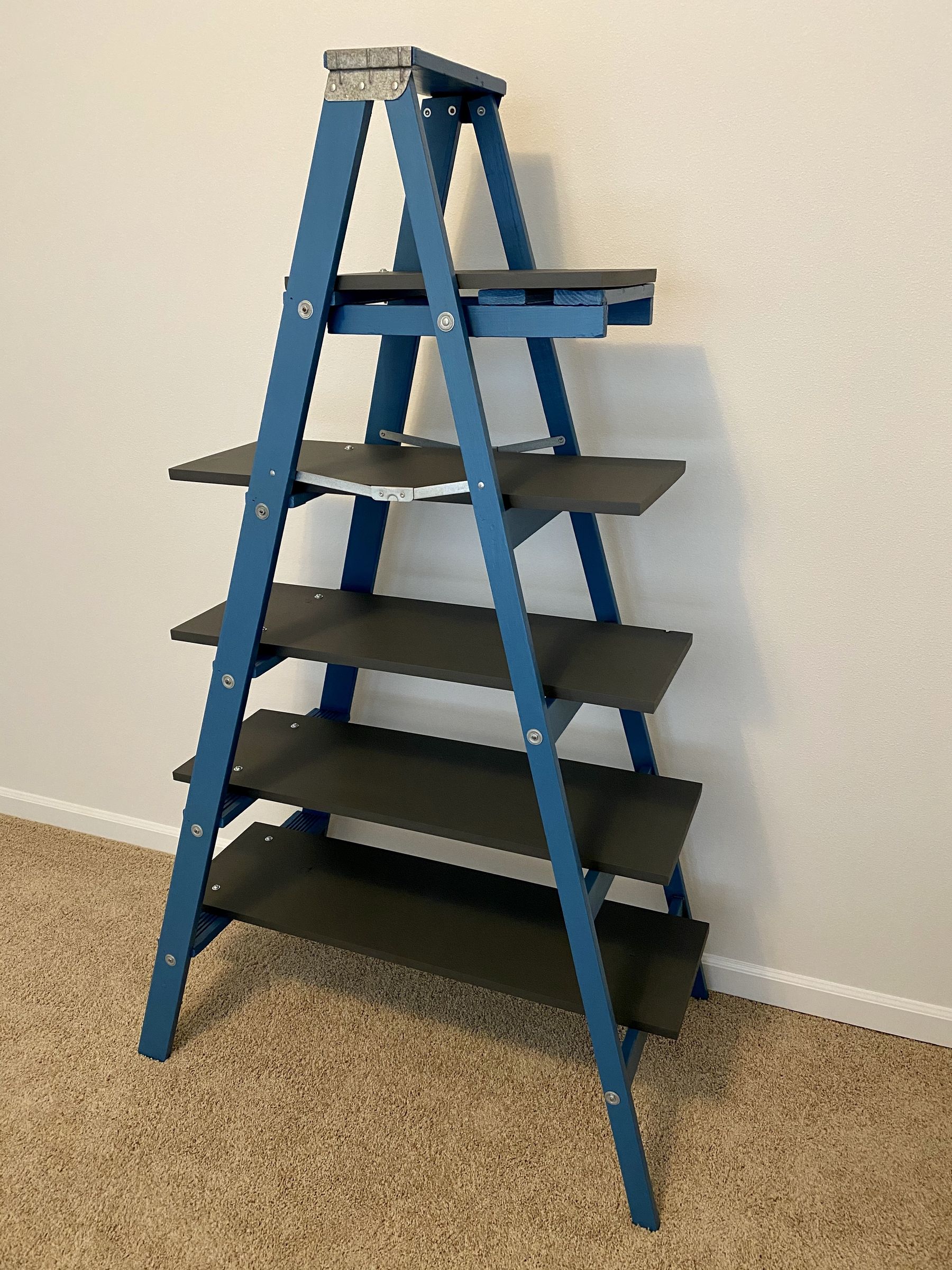 Upcycled Wooden Ladder Bookshelf : 6 Steps (with Pictures) - Instructables