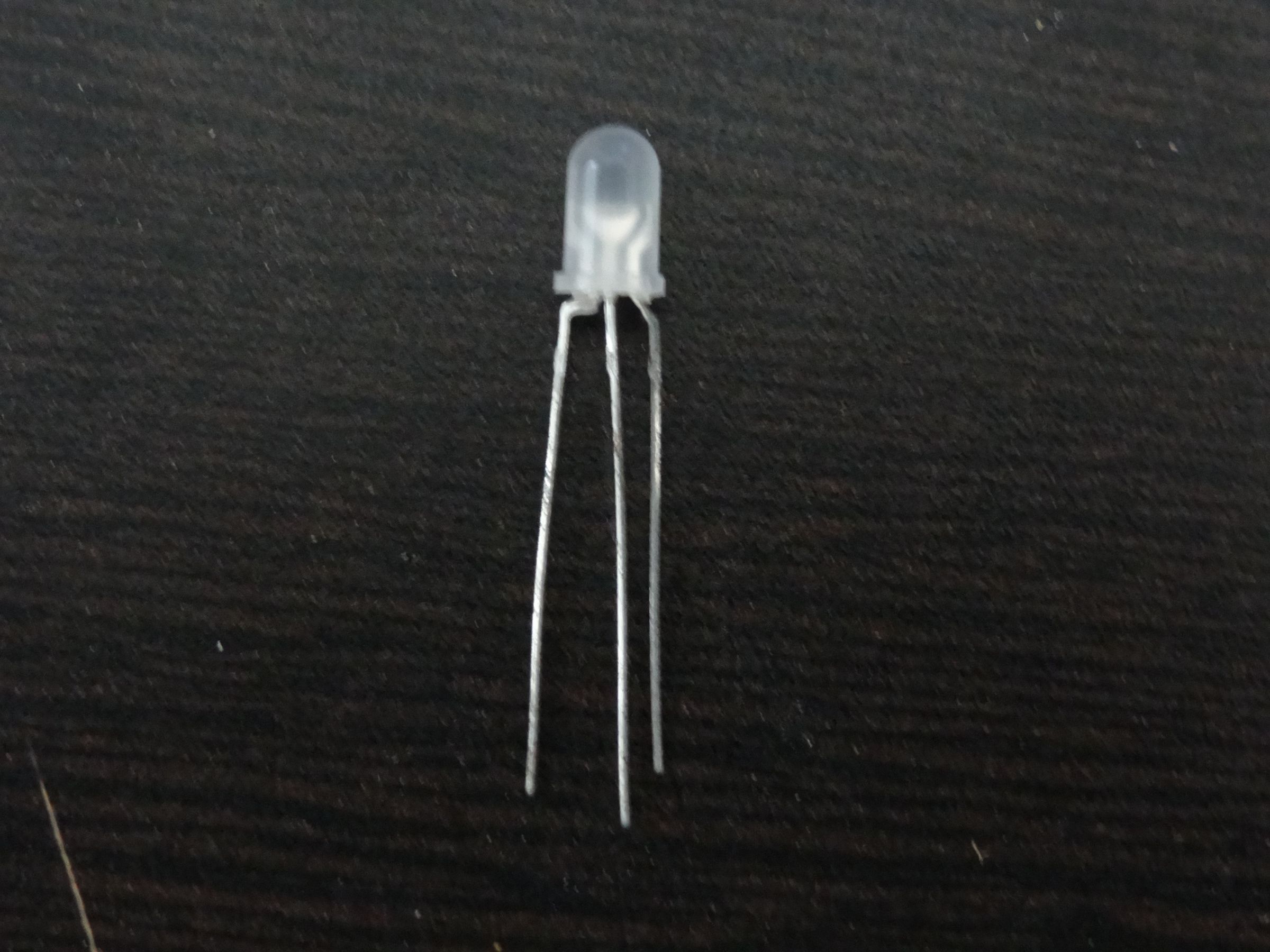 A Beginner Arduino Project: Tri Colour by a Bi Colour LED : 3 Steps ...