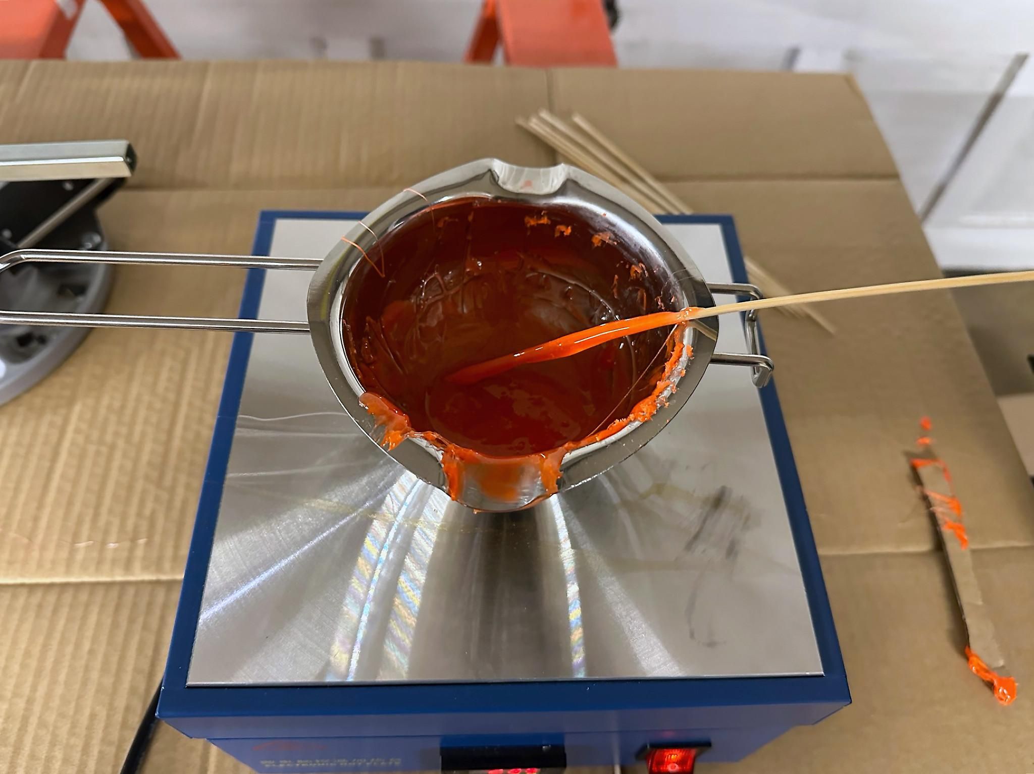 A Simple Way to Mold a Fluorescent Glue Sticks or Crayon Using Fusion ...