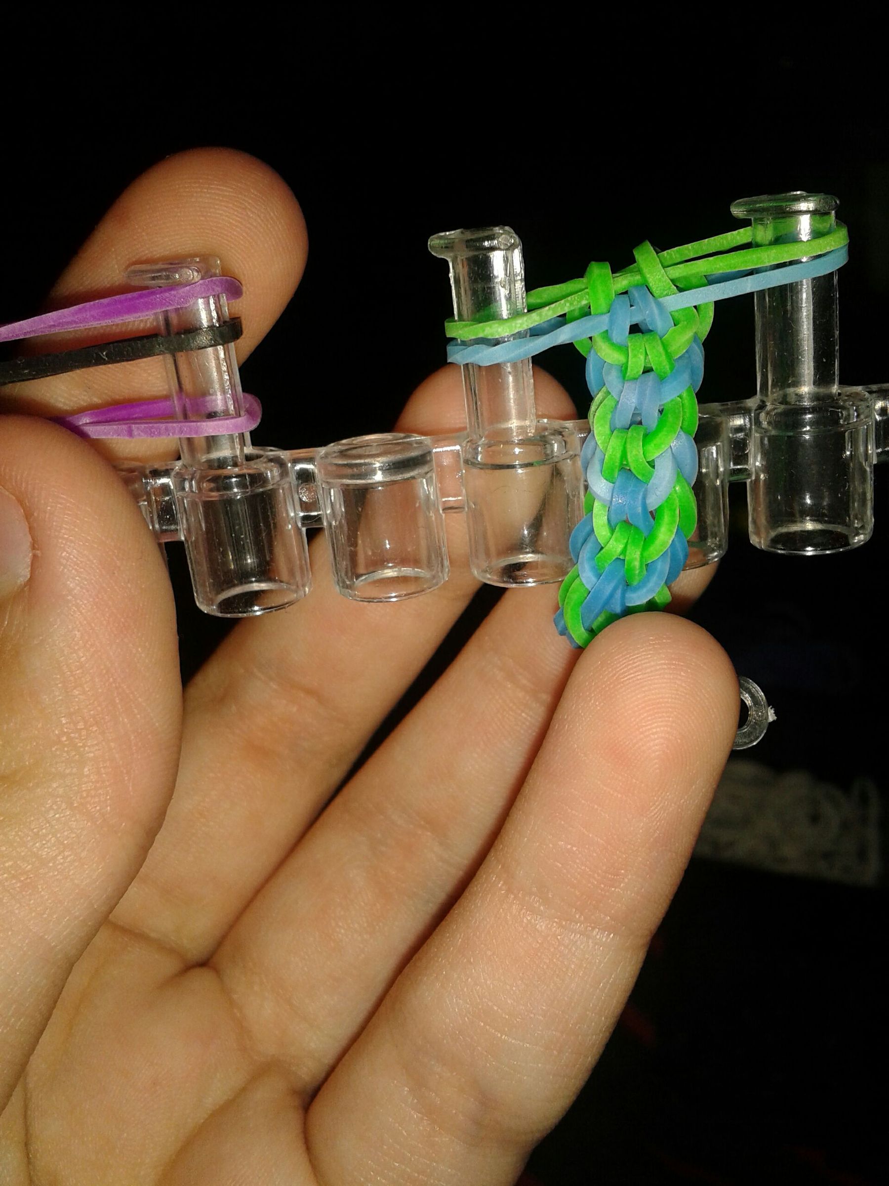 How to Make a Inverted Fishtail Using a Loom : 4 Steps - Instructables